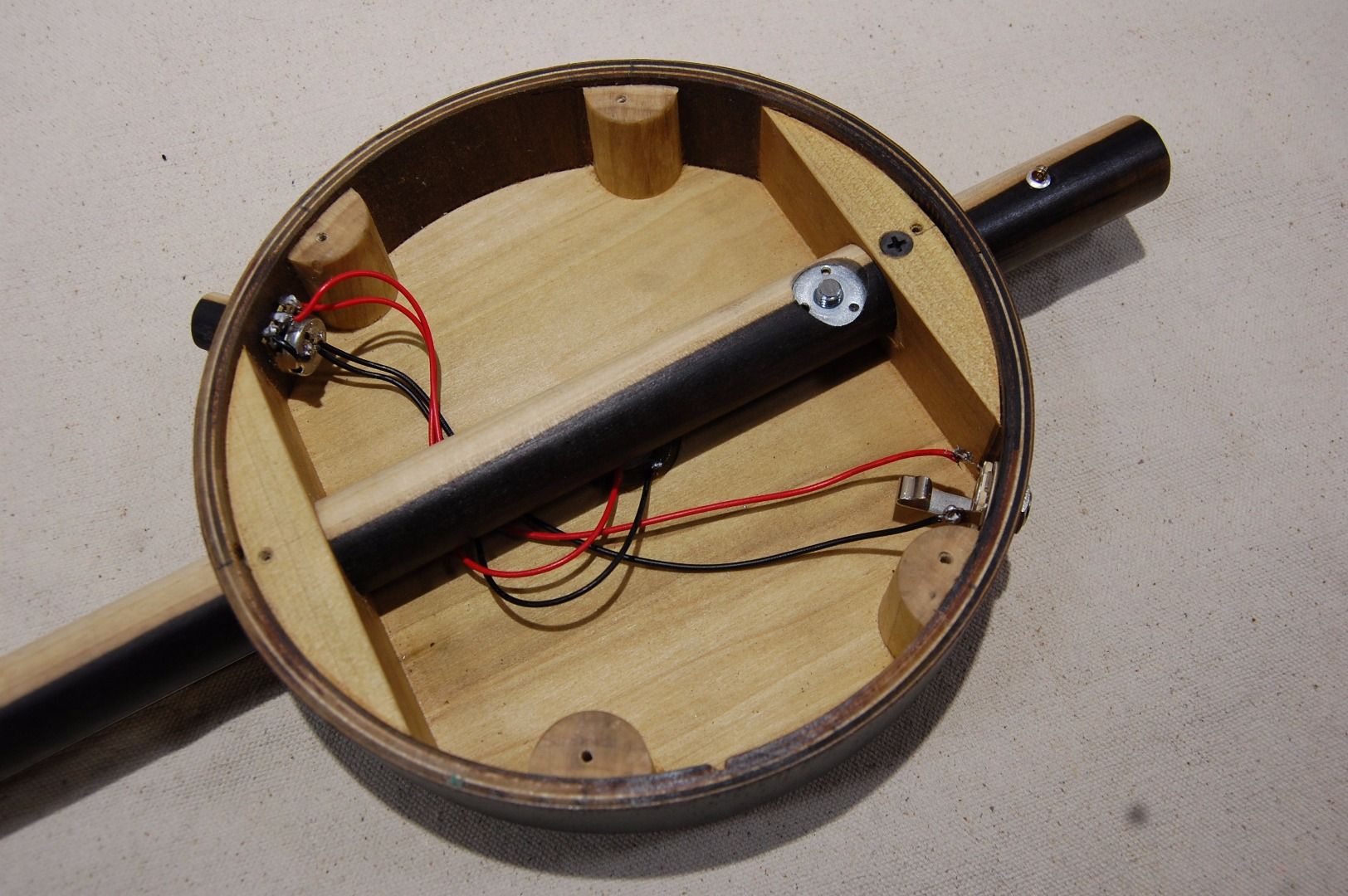 Diddley Bow : 17 Steps (with Pictures) - Instructables