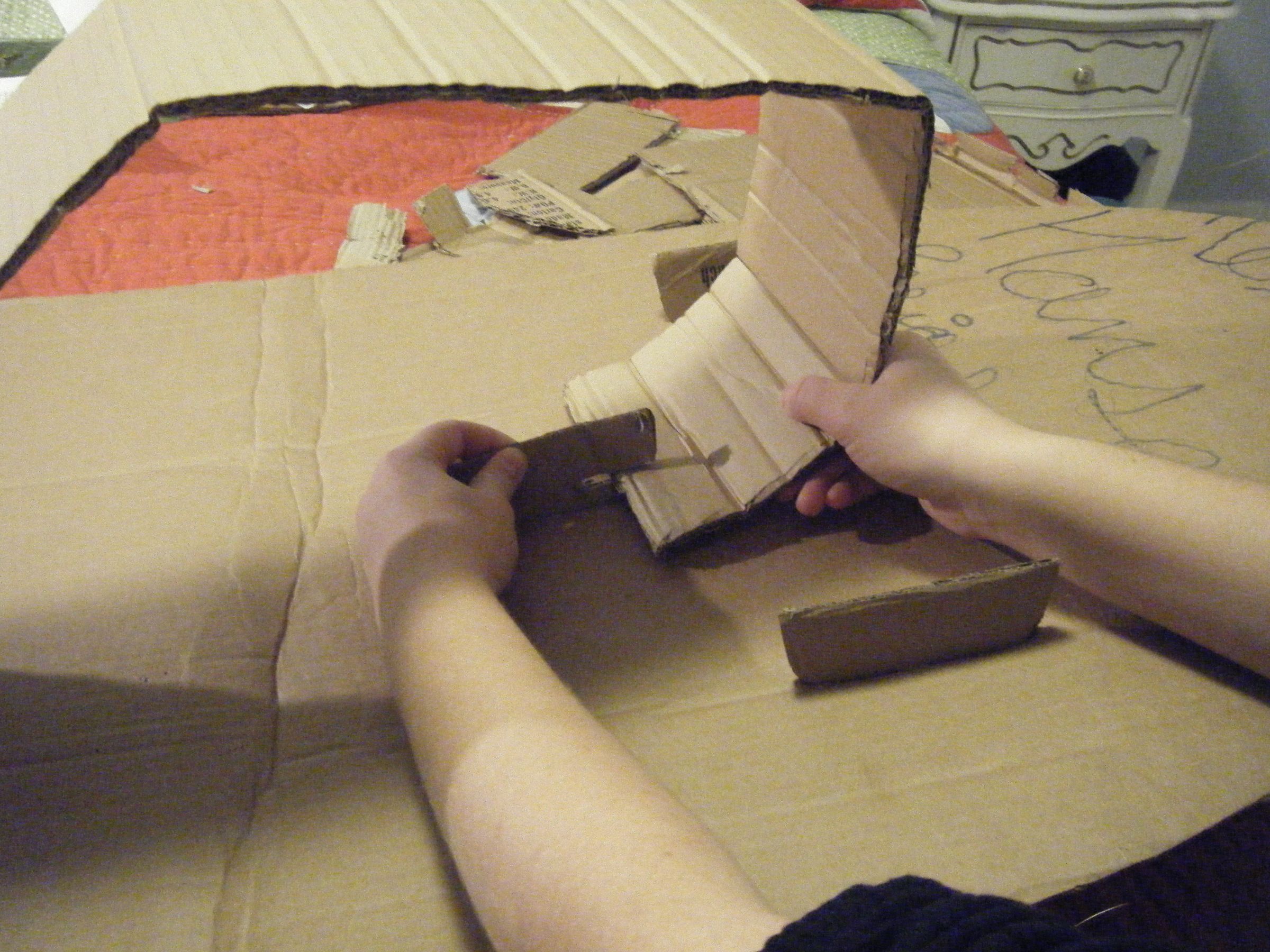 Carlos, the Corrugated Cardboard Surfboard: : 6 Steps - Instructables