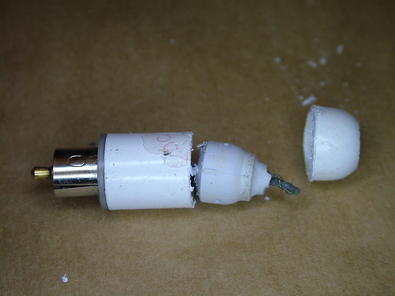 How to Repair a Broken IBook G4 Charger Plug Cord : 6 Steps - Instructables