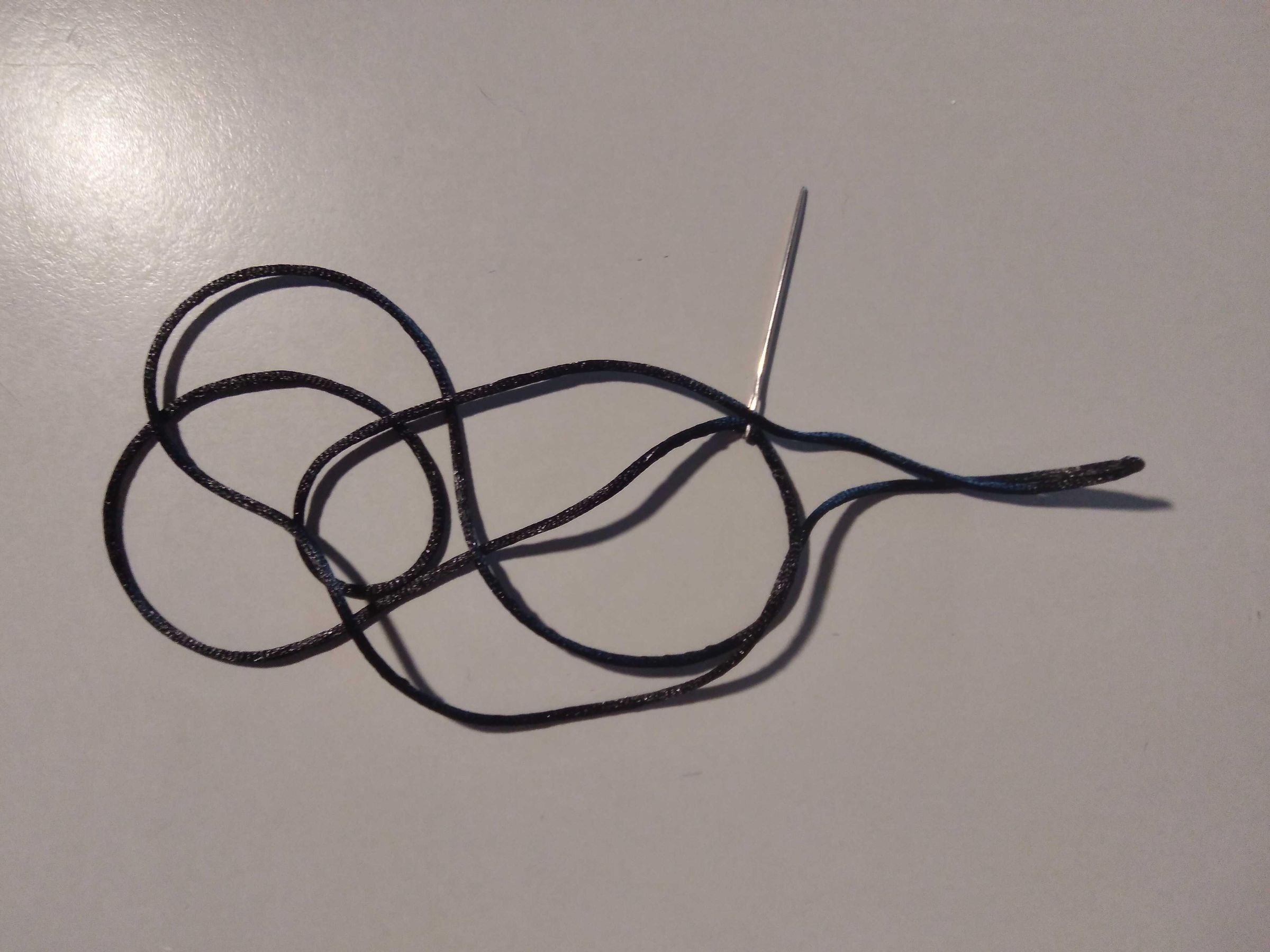 Chain and Intertwined Thread Bracelet : 6 Steps - Instructables