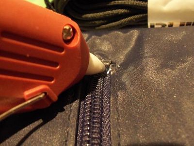 Reseat a Detached Zipper : 5 Steps - Instructables