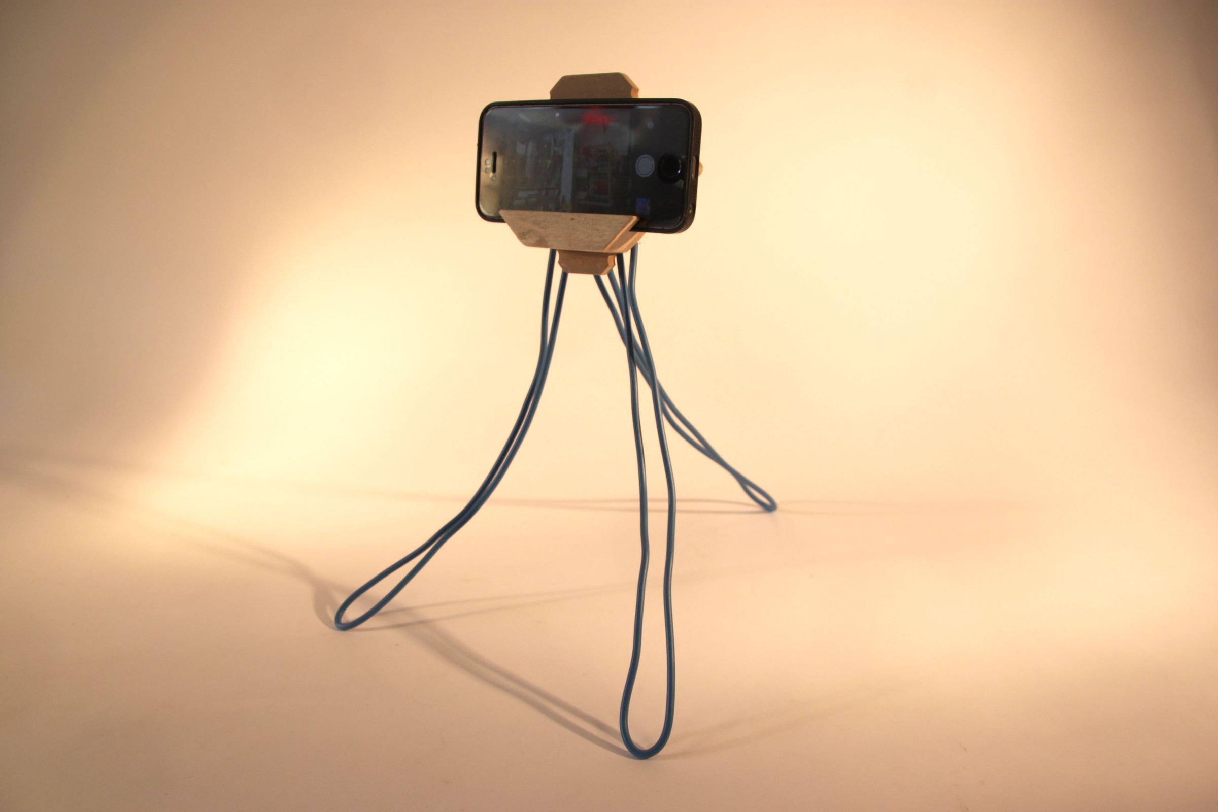 Flexible Smartphone Tripod : 4 Steps (with Pictures) - Instructables