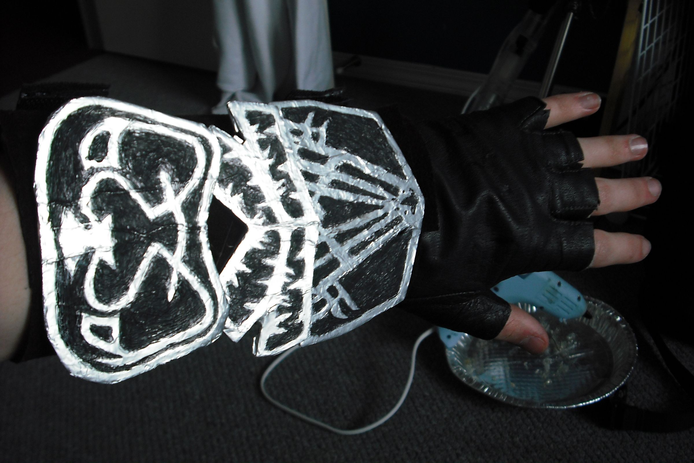 Assassins Creed Bracer (Complete With [Beta] Hidden Blade and Armor ...