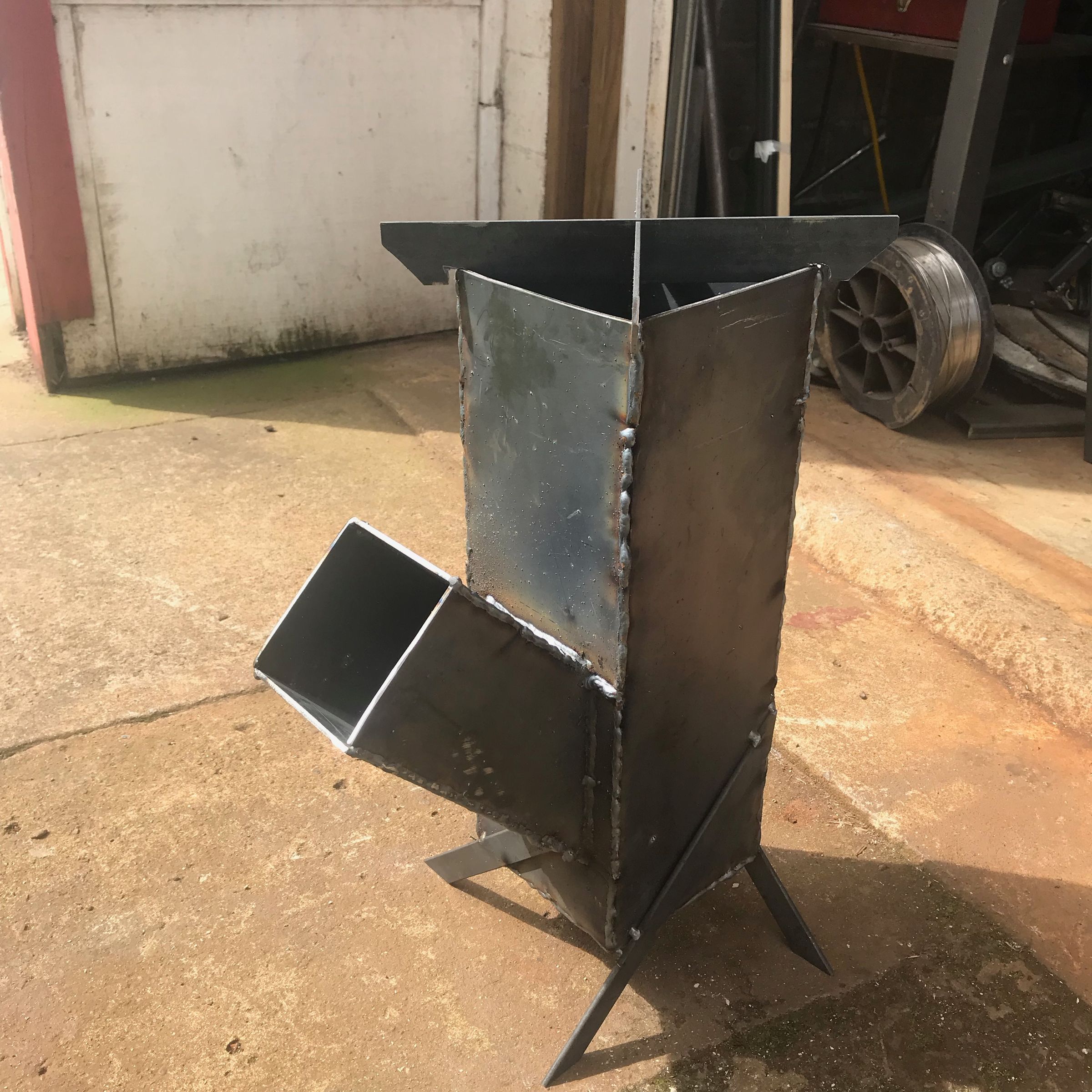 Build a Rocket Stove! a Welding Practice Project. : 4 Steps - Instructables