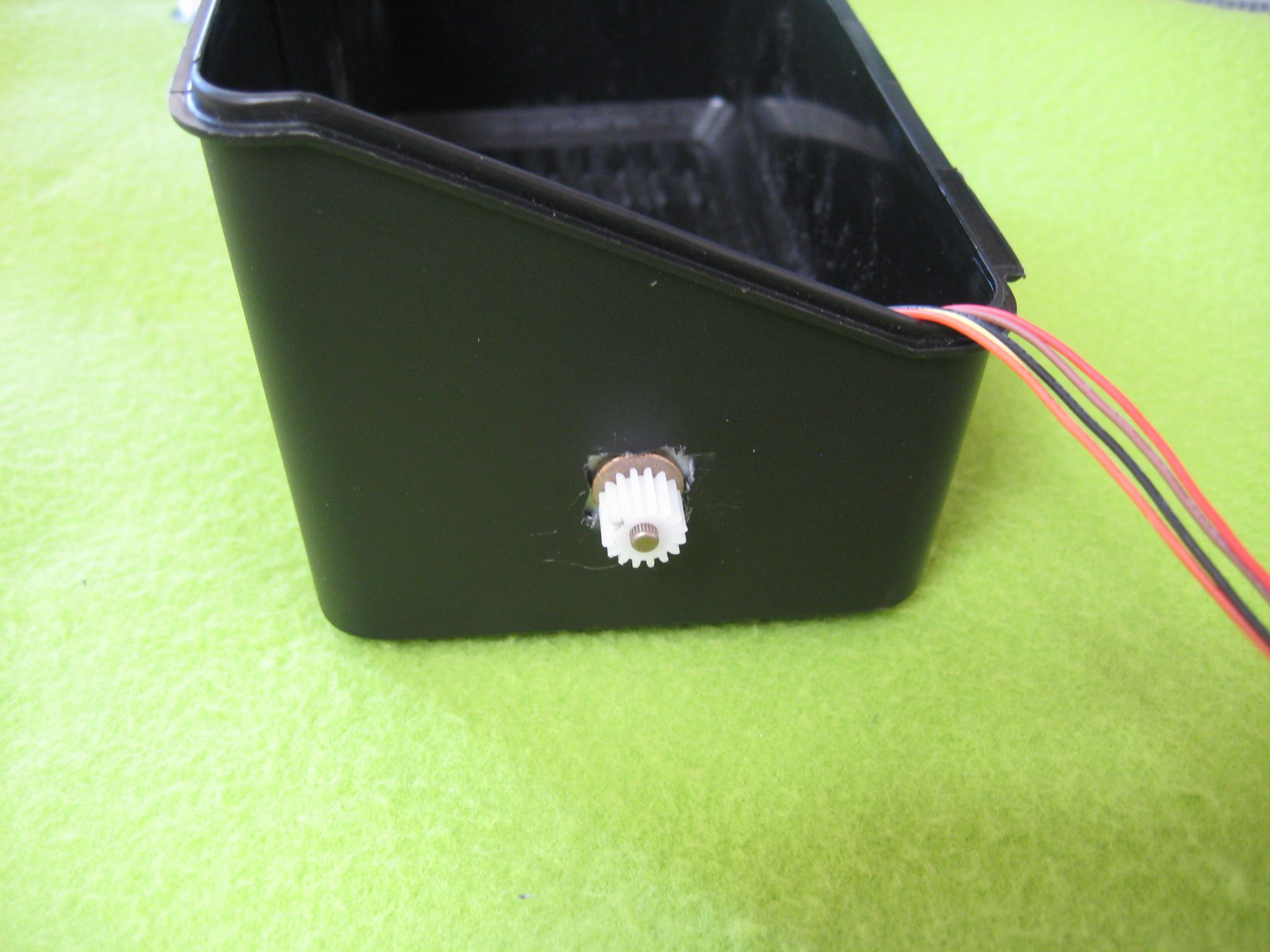 Motion Activated Halloween Spider : 10 Steps (with Pictures ...