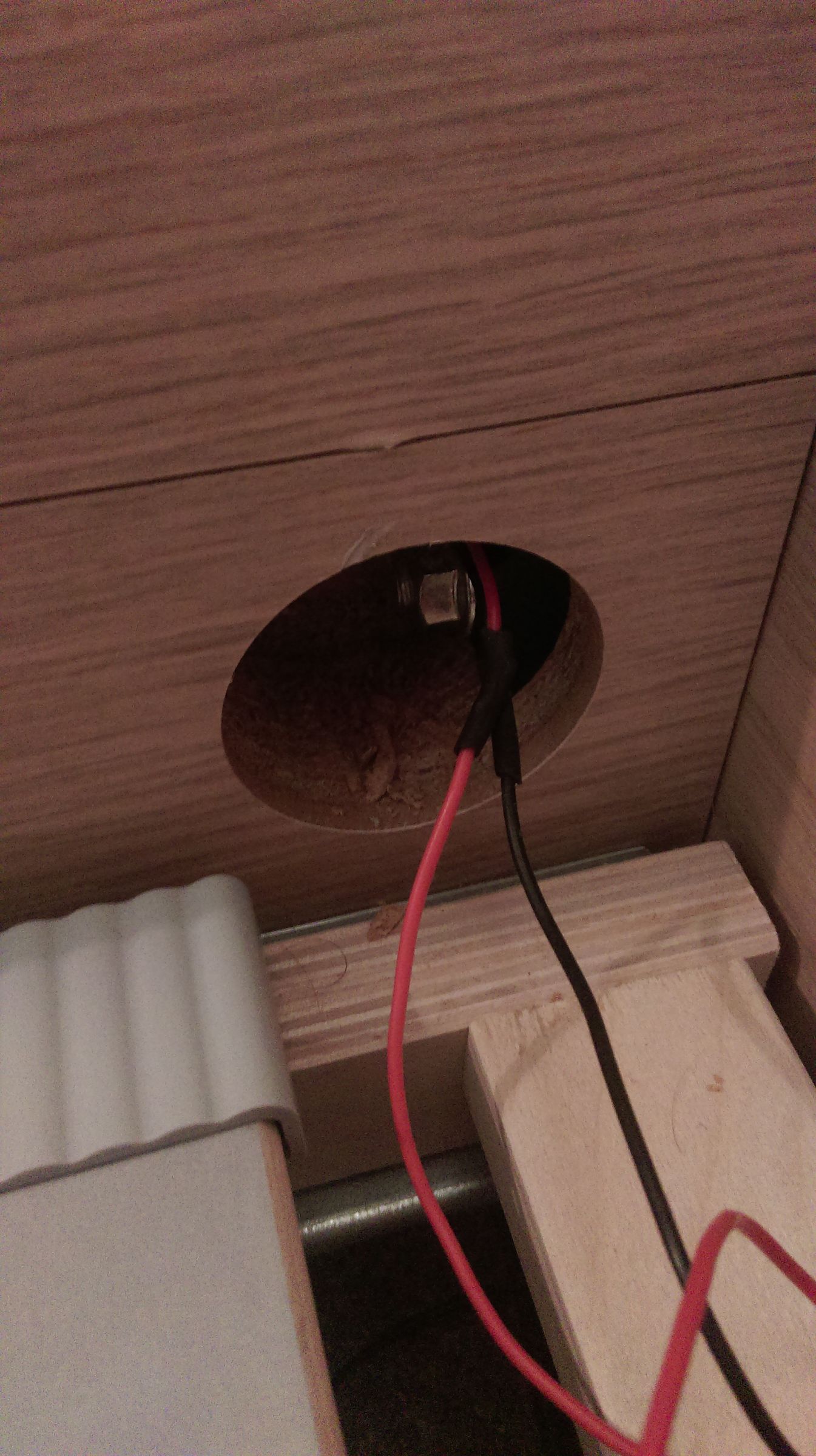 Under Bed LED Lights : 8 Steps (with Pictures) - Instructables