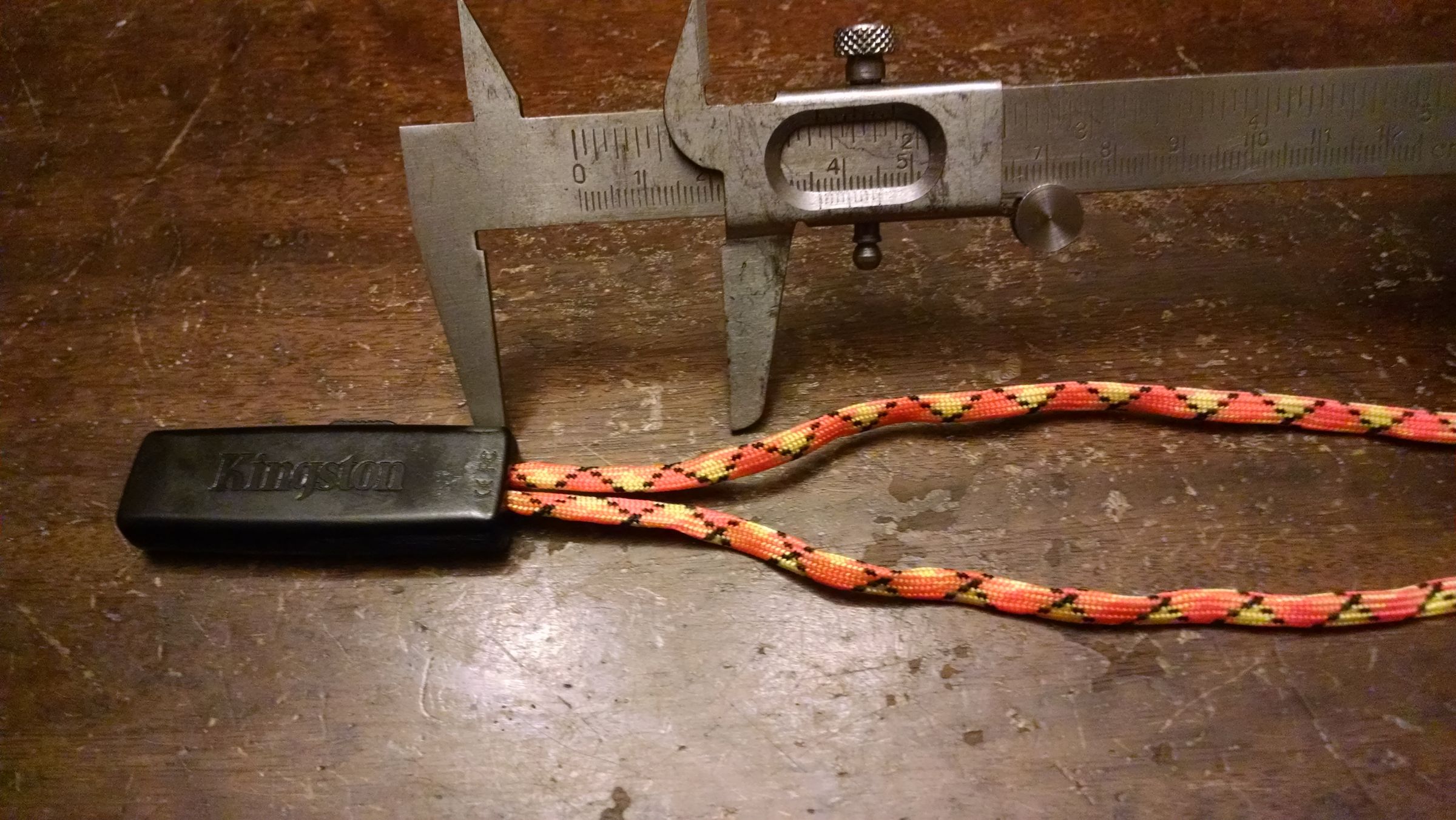 USB Flash Drive Paracord Fob : 5 Steps (with Pictures) - Instructables