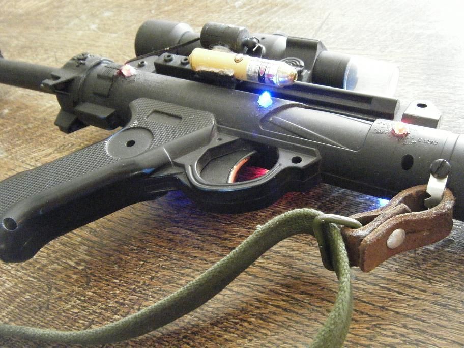 Starwars Boba Fett Blaster Halloween Costume : 4 Steps - Instructables