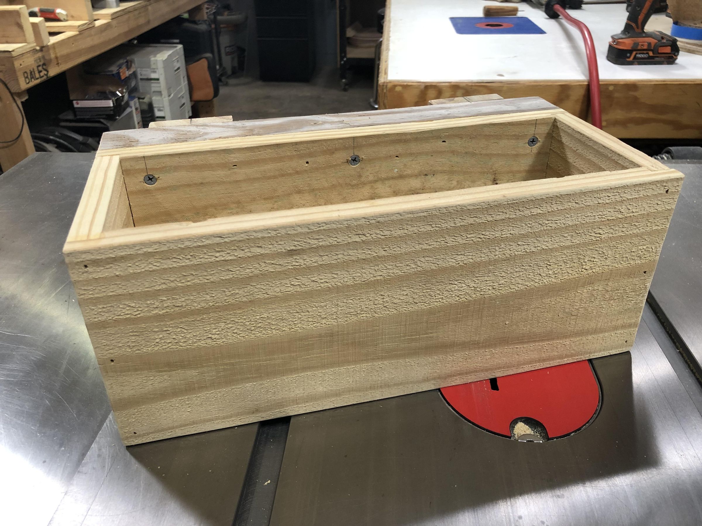 Fence Hanging Flower Boxes : 10 Steps (with Pictures) - Instructables
