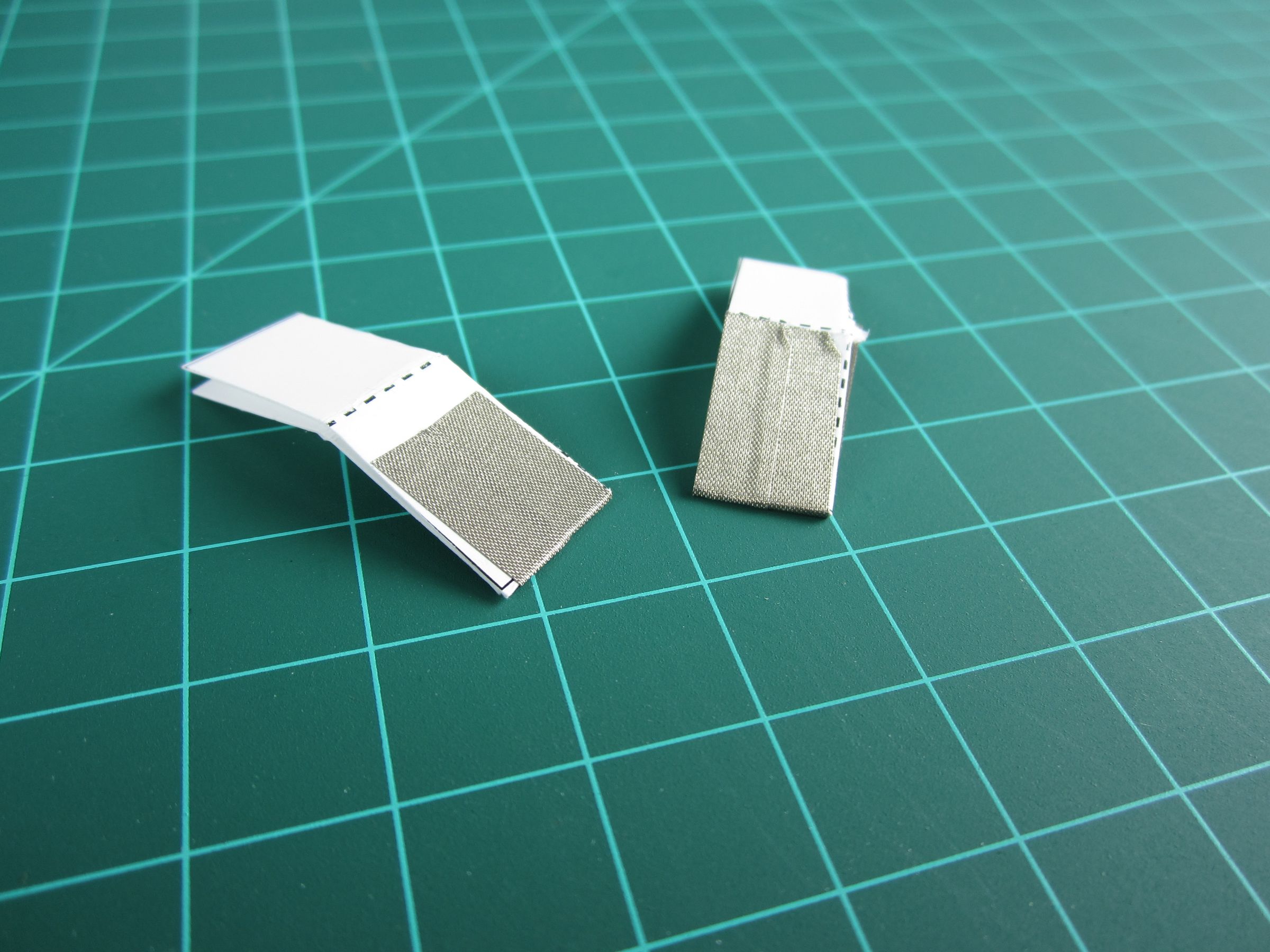 Move and Blink Paper Robot : 10 Steps (with Pictures) - Instructables
