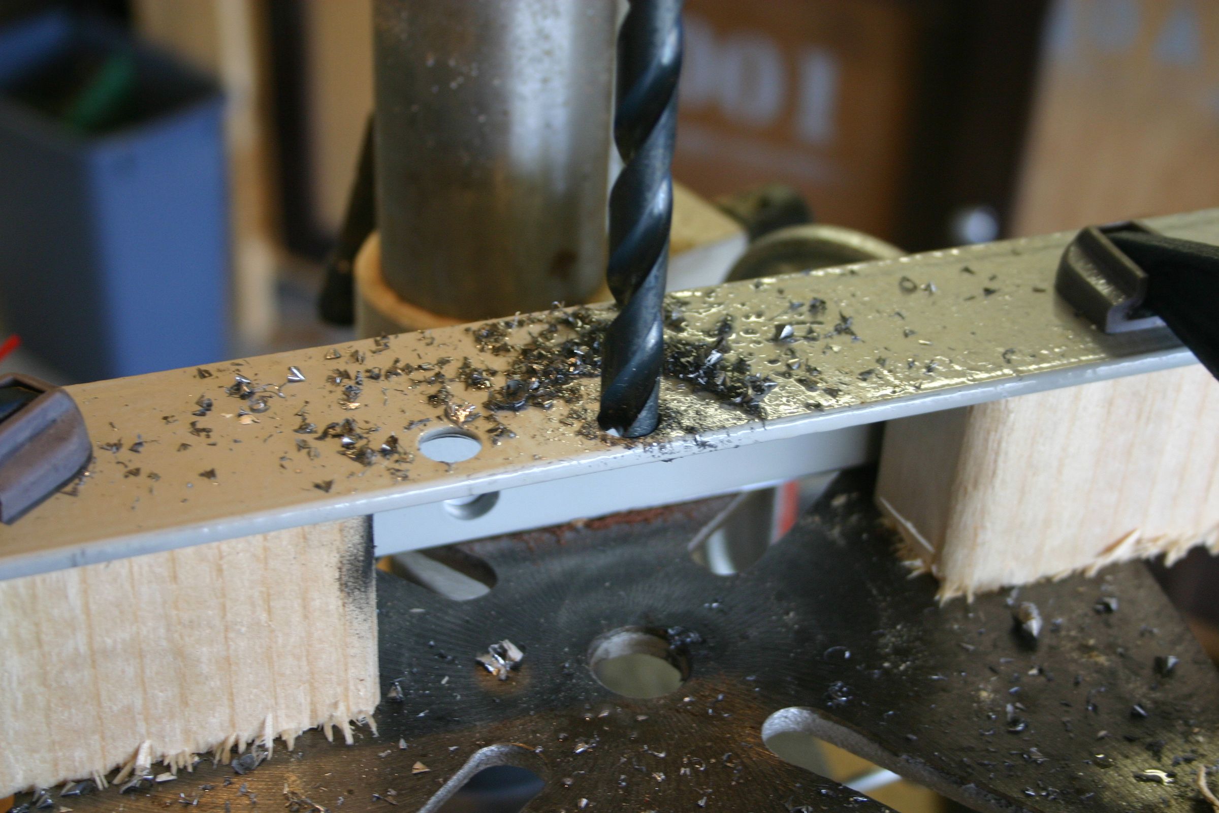 Retrofitting a Delta T2 Fence to a Craftsman Table Saw : 7 Steps ...