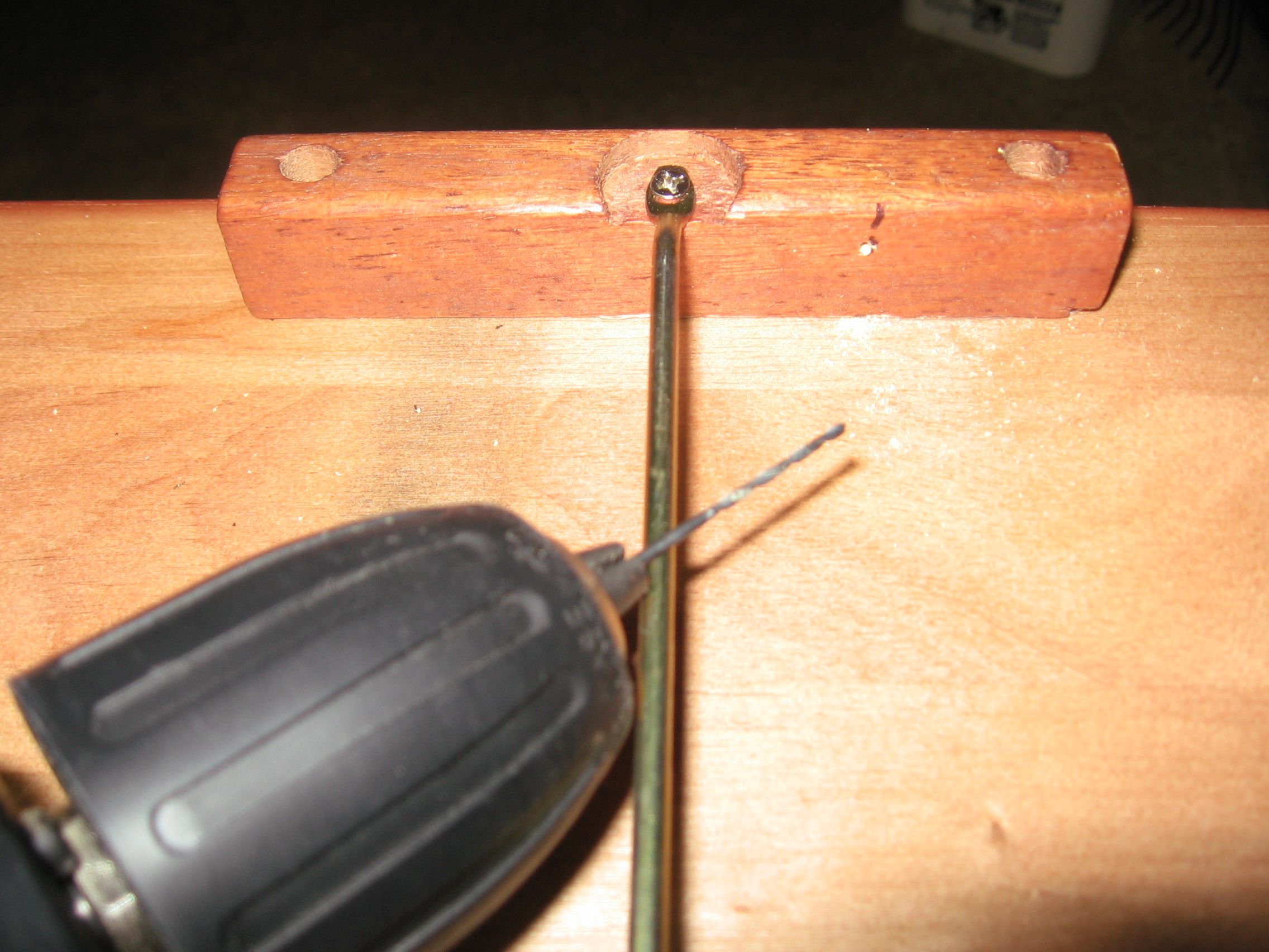 Tray Table Leg Clamp : 4 Steps - Instructables