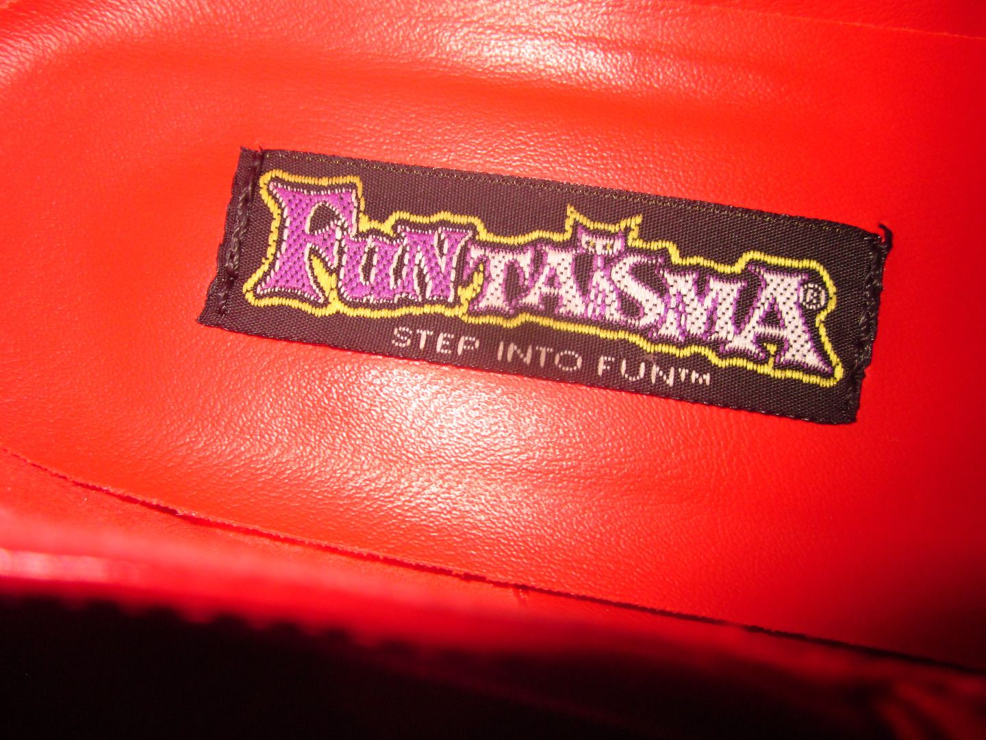 Guide Lines for the Perfect Velma Costume : 6 Steps - Instructables