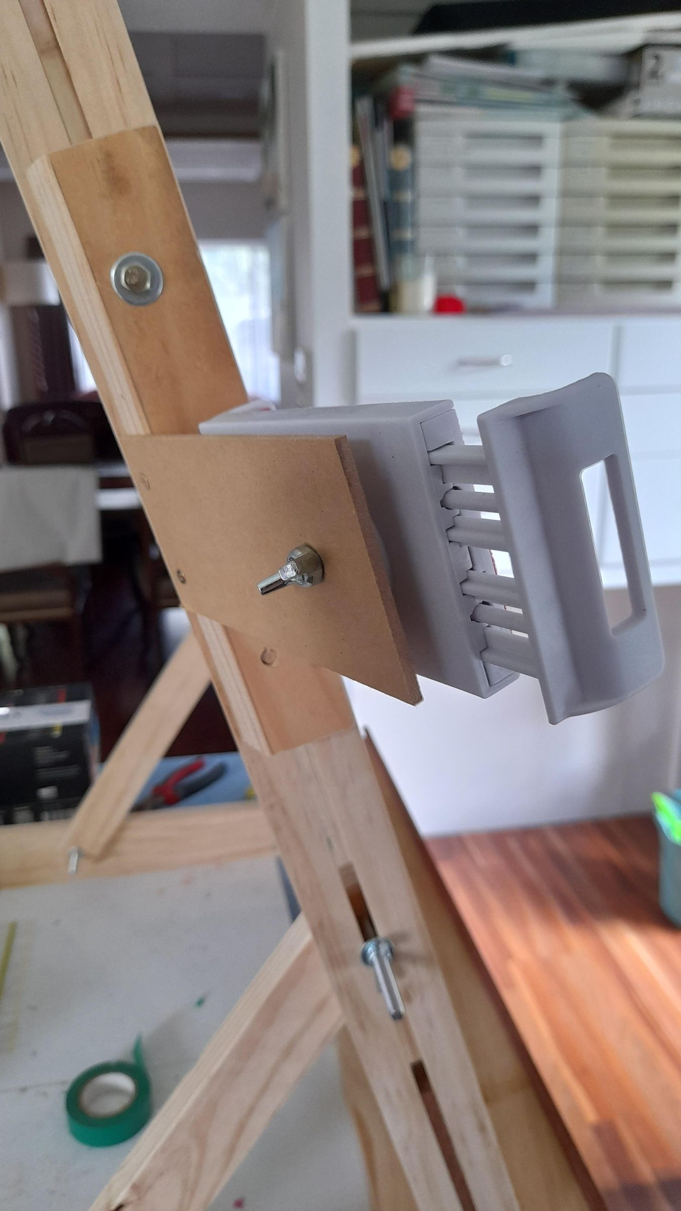 EASEL TABLET OR PHONE HOLDER - FOR REFERENCE PHOTO - Instructables