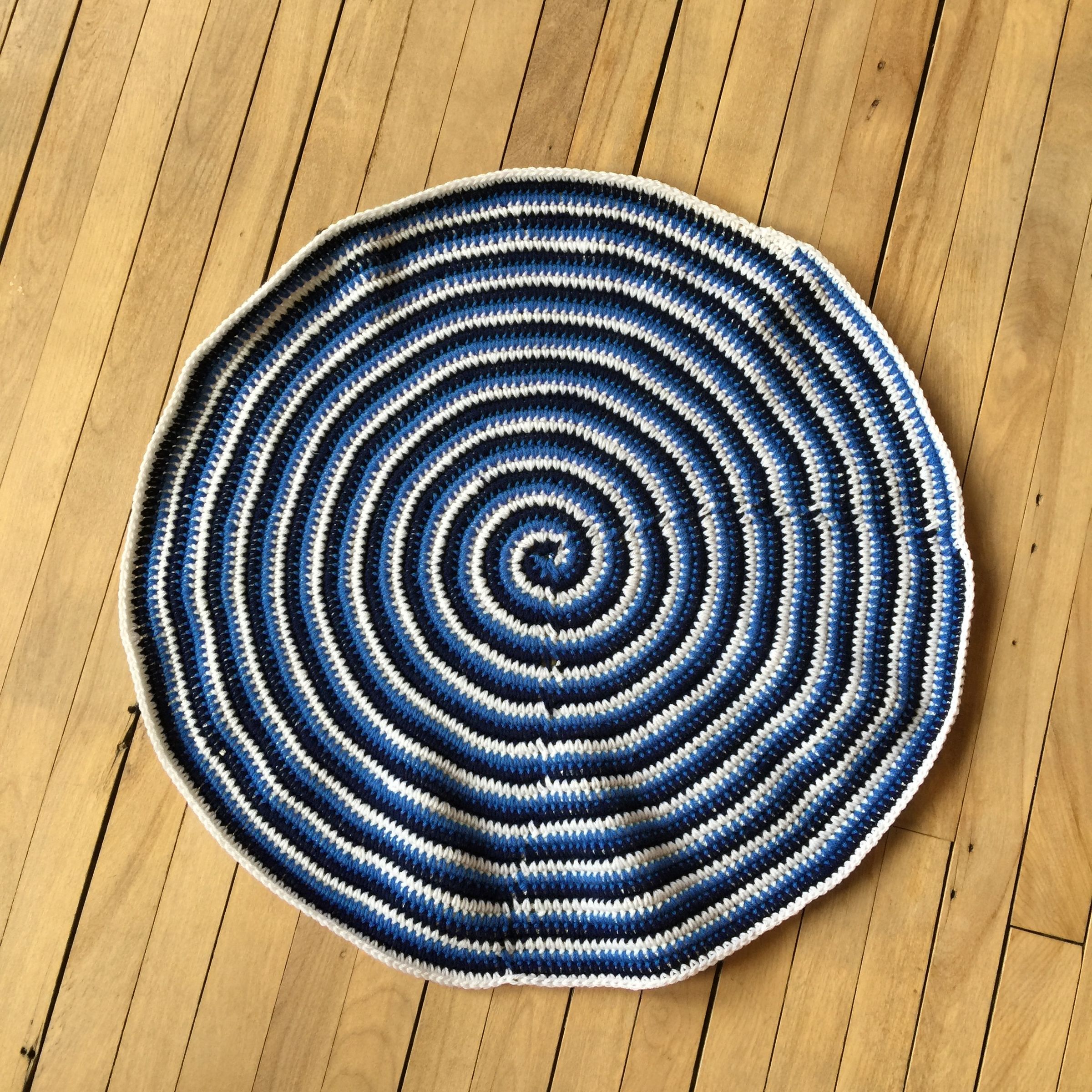 Blue Spiral Rug : 6 Steps (with Pictures) - Instructables