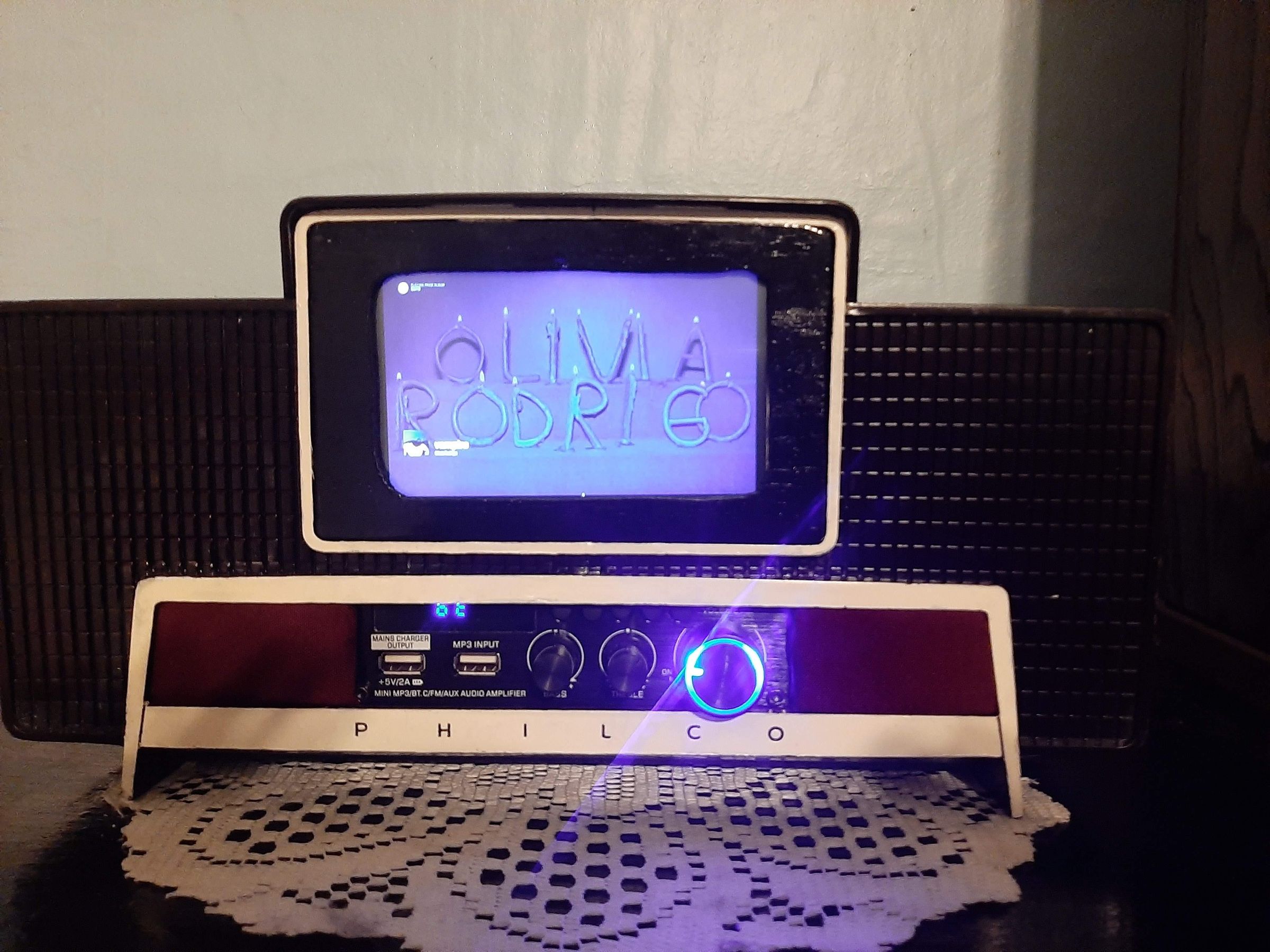 Media Player With Raspberry Pi - Retrofit Vintage Clock Radio : 9 Steps ...
