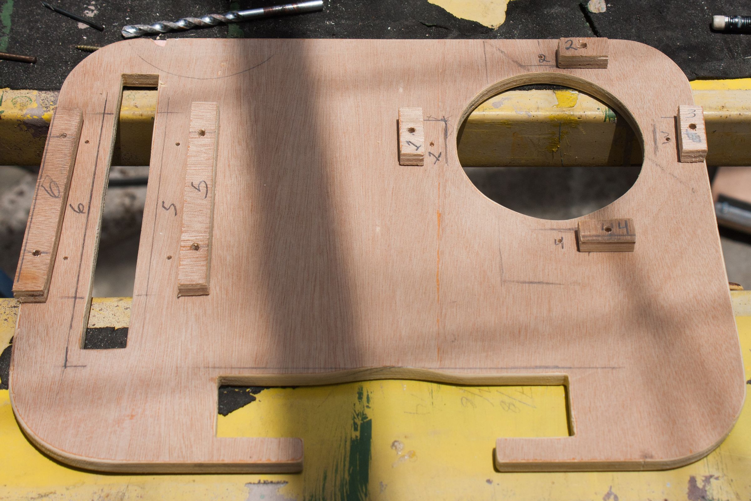 Side Table for a Zero Gravity Chair : 7 Steps (with Pictures ...