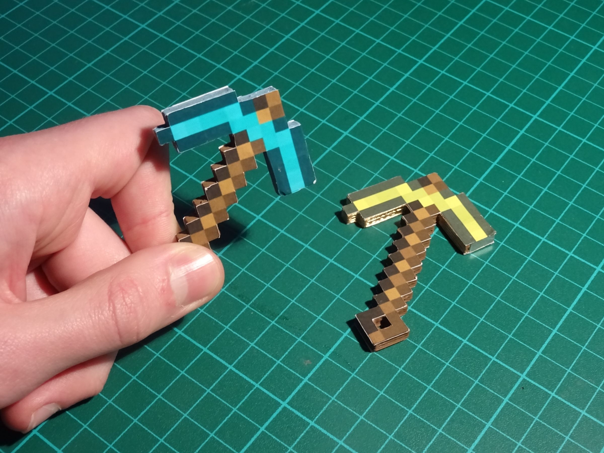 RGB Minecraft Ore Lamp : 5 Steps (with Pictures) - Instructables