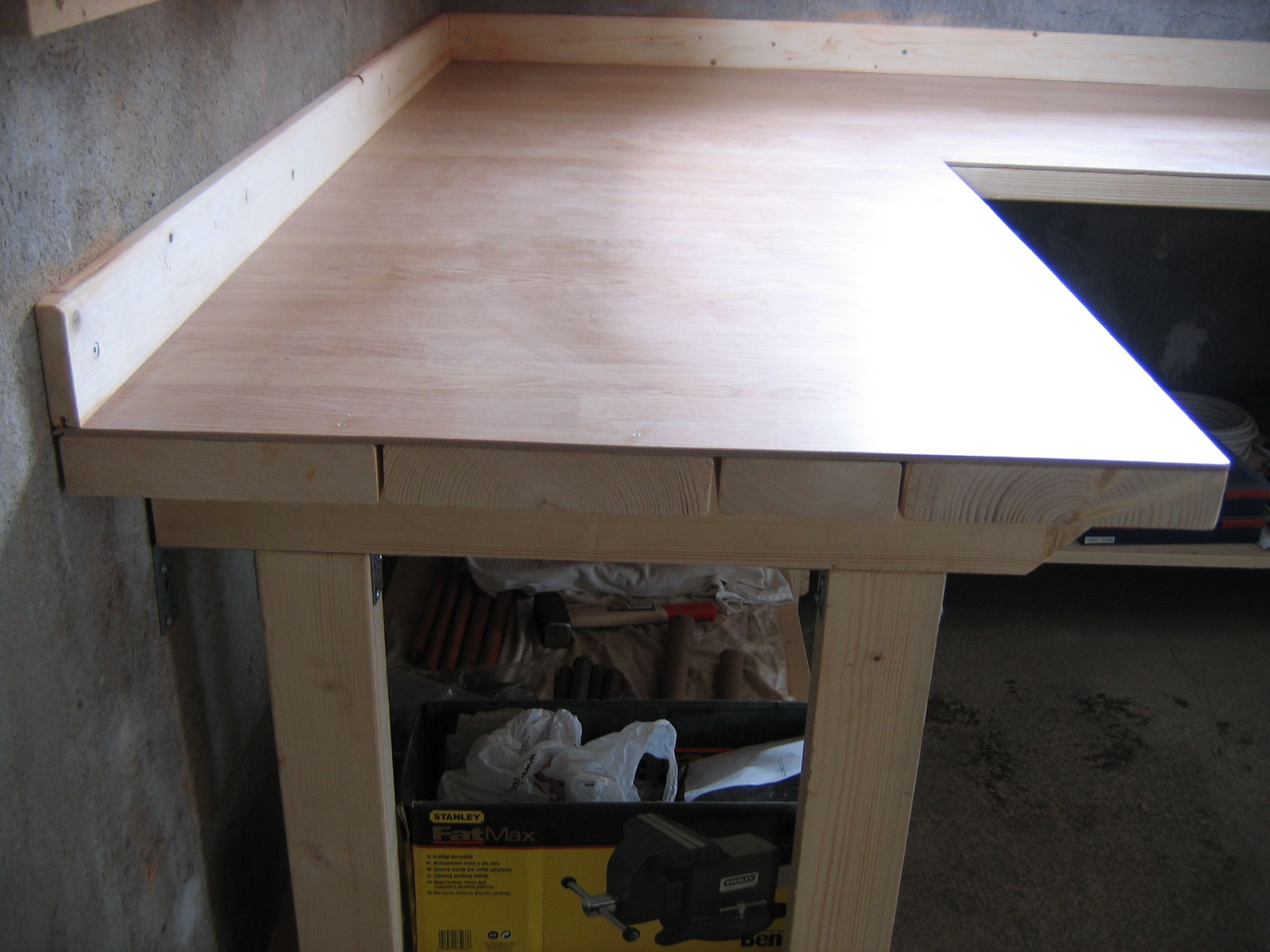 Extreme Heavy Duty Work Bench : 9 Steps (with Pictures) - Instructables