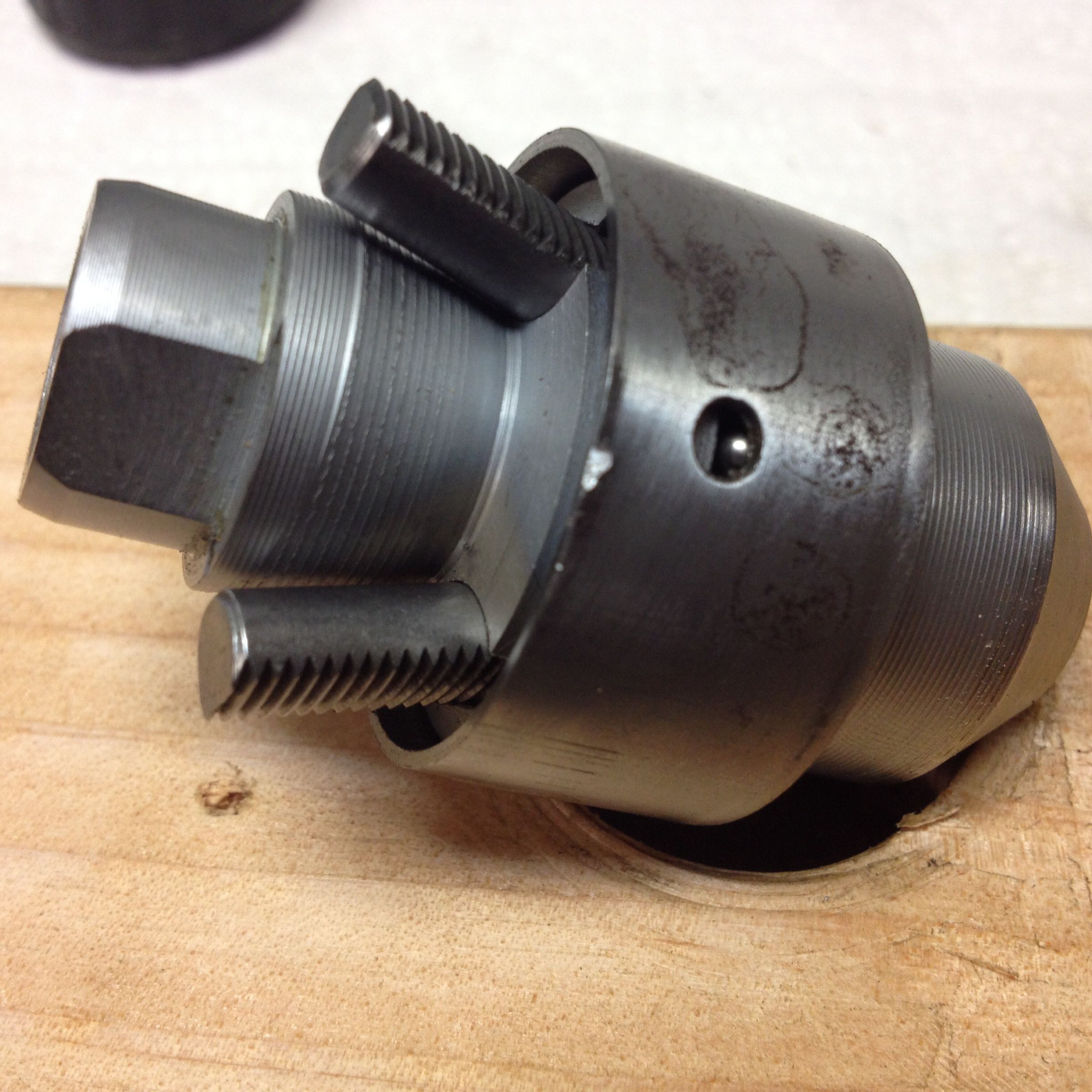 How to Disassemble a Keyless Drill Chuck : 9 Steps (with Pictures ...