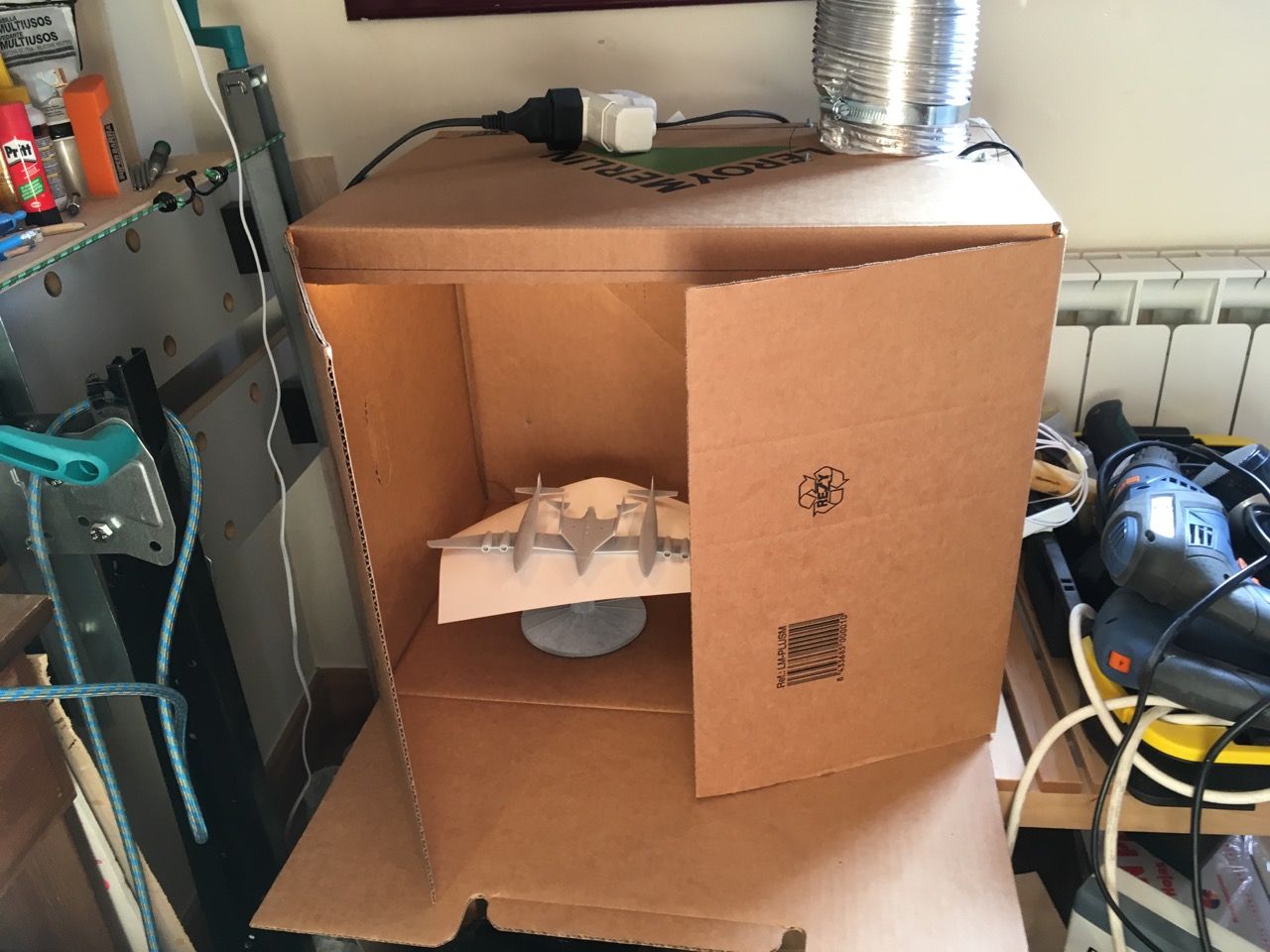 Cheap Cardboard Paint Booth : 6 Steps (with Pictures) - Instructables