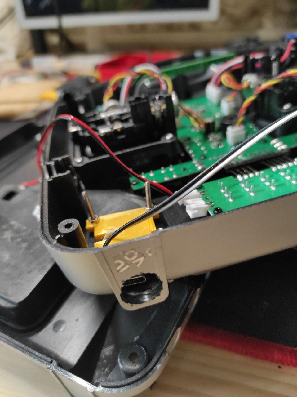 Conversion of the MICROZONE MC6c Flight Controller Into a HID Usb Joystick Using ARDUINO : 3 ...