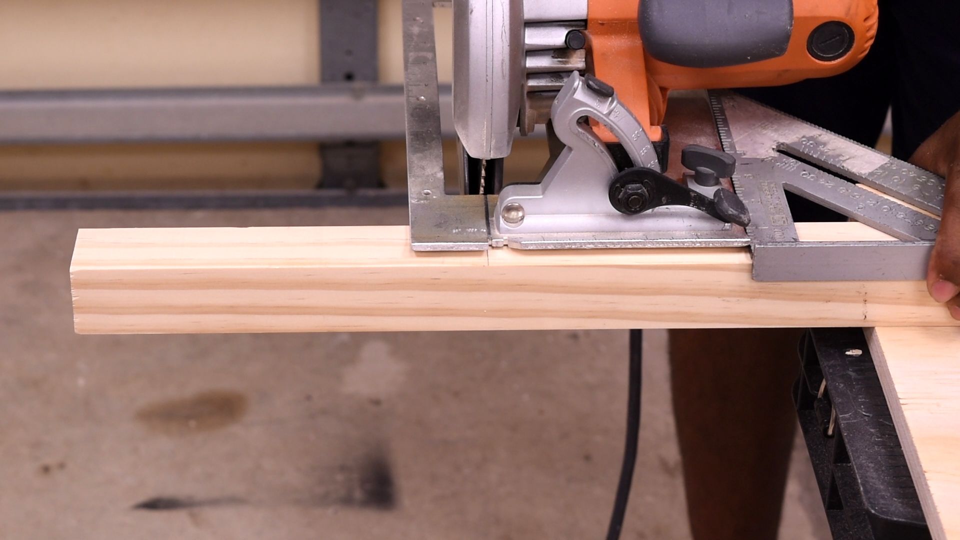 MAX CUT 2 Circular Saw Crosscut & Miter Jig : 11 Steps (with Pictures ...