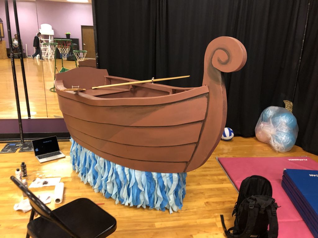 Row Boat Stage Prop: 6 Steps