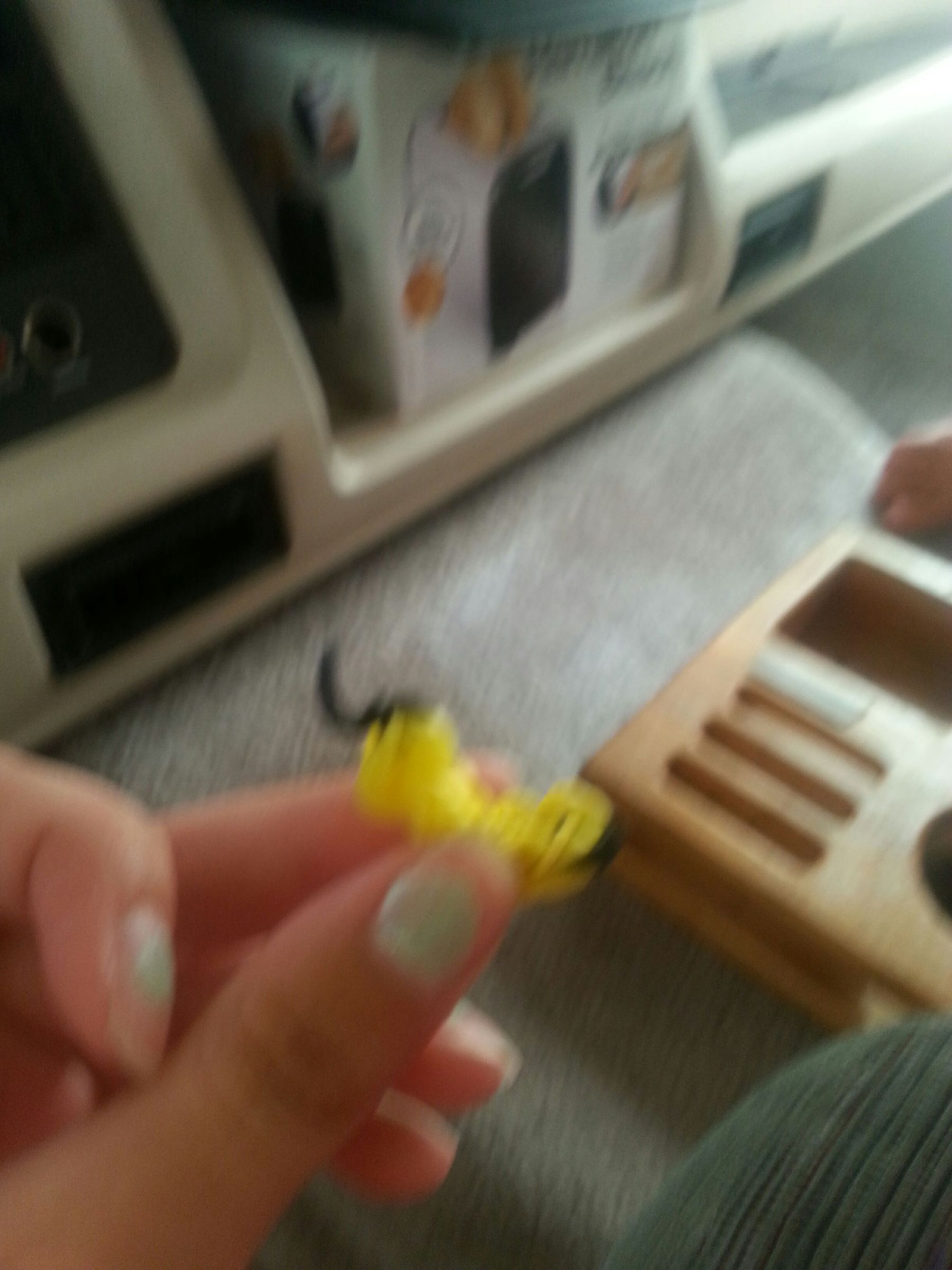 Rainbow Loom Loomless Banana - Instructables