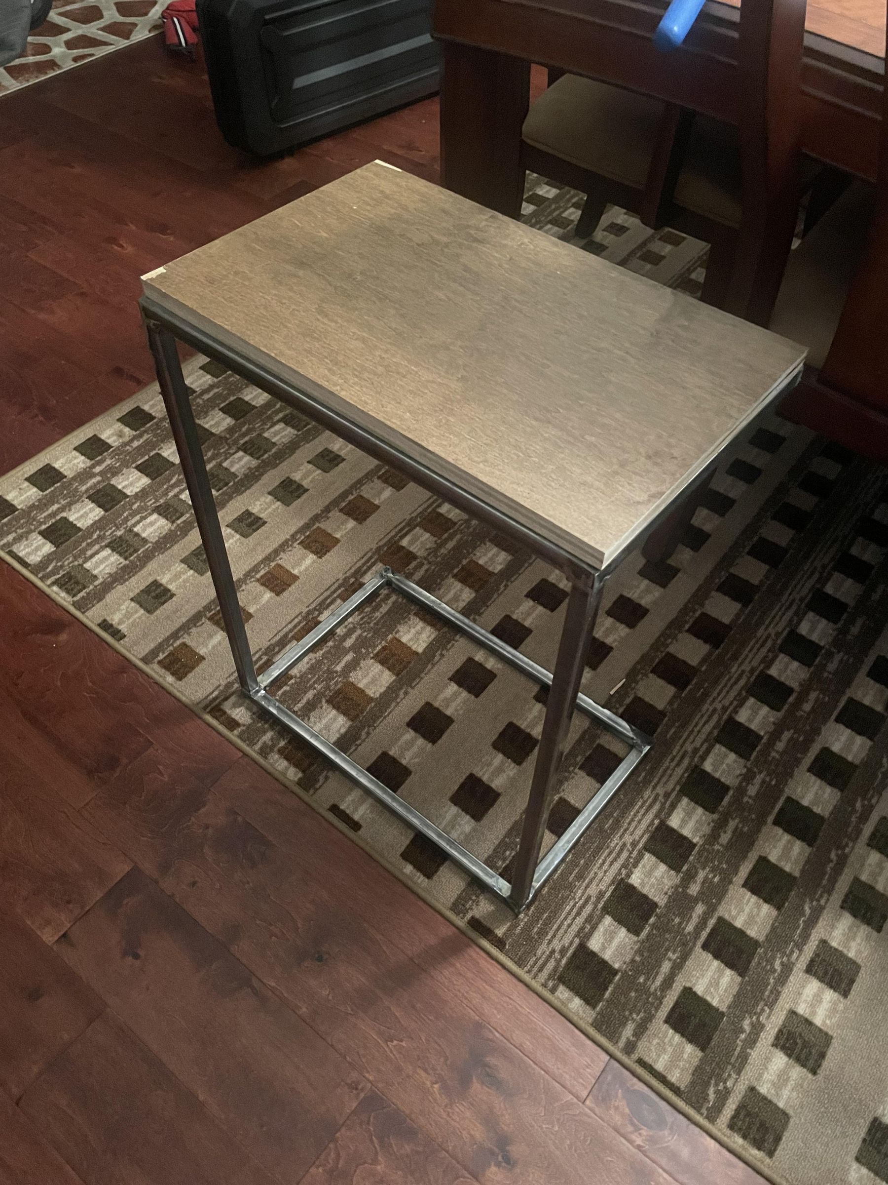 Easy Neat Laptop Desk : 7 Steps (with Pictures) - Instructables