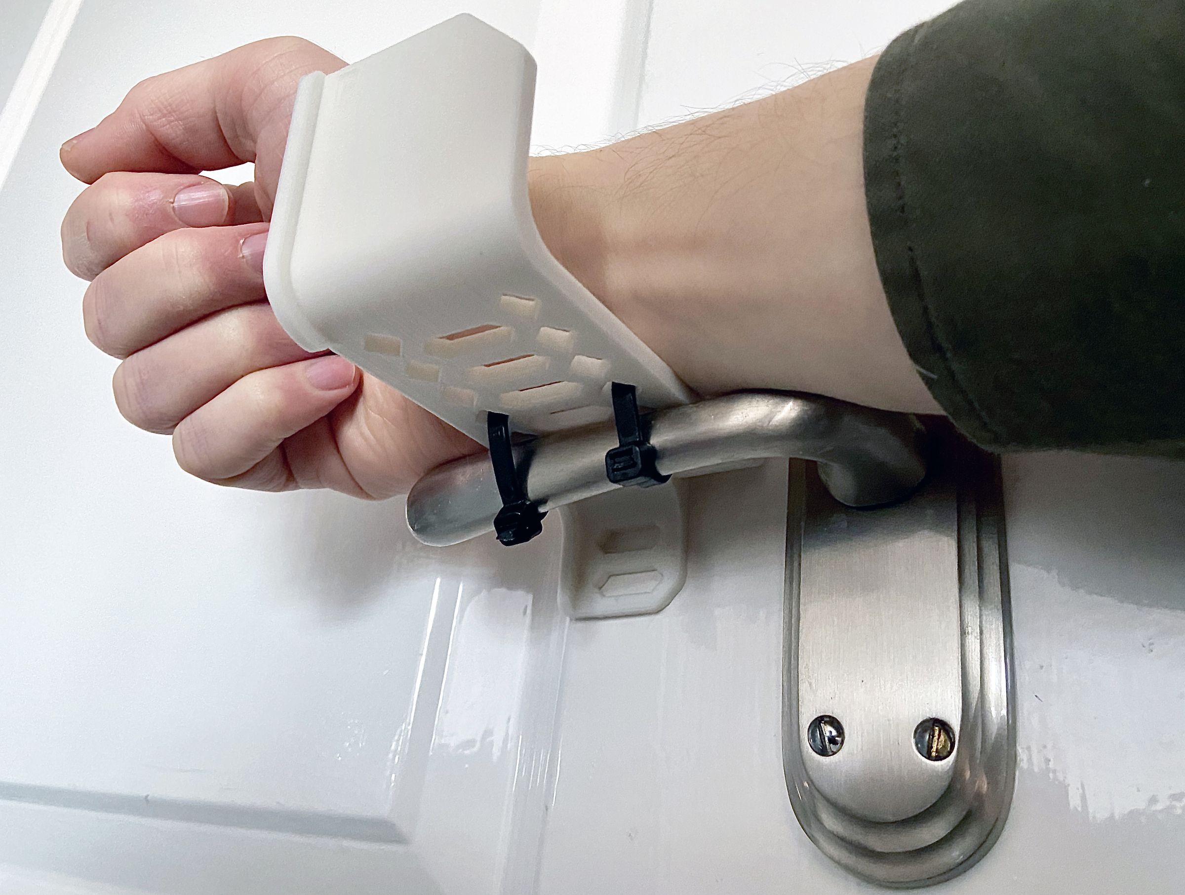 Armie - Hands-Free Handle : 10 Steps (with Pictures) - Instructables