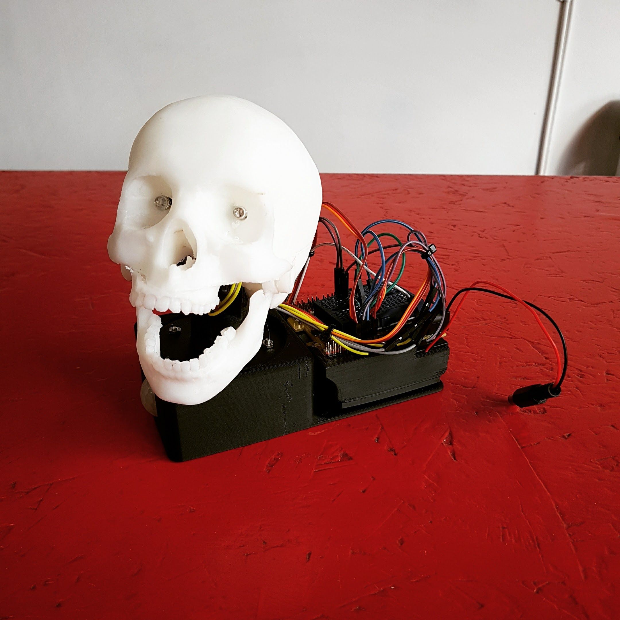Motion Detection Halloween Talking Skull : 12 Steps (with Pictures ...