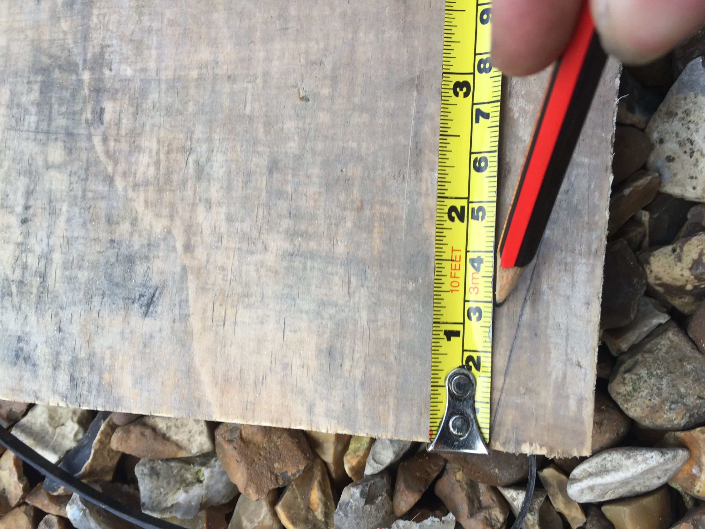Diy Modern Bird Table : 10 Steps - Instructables