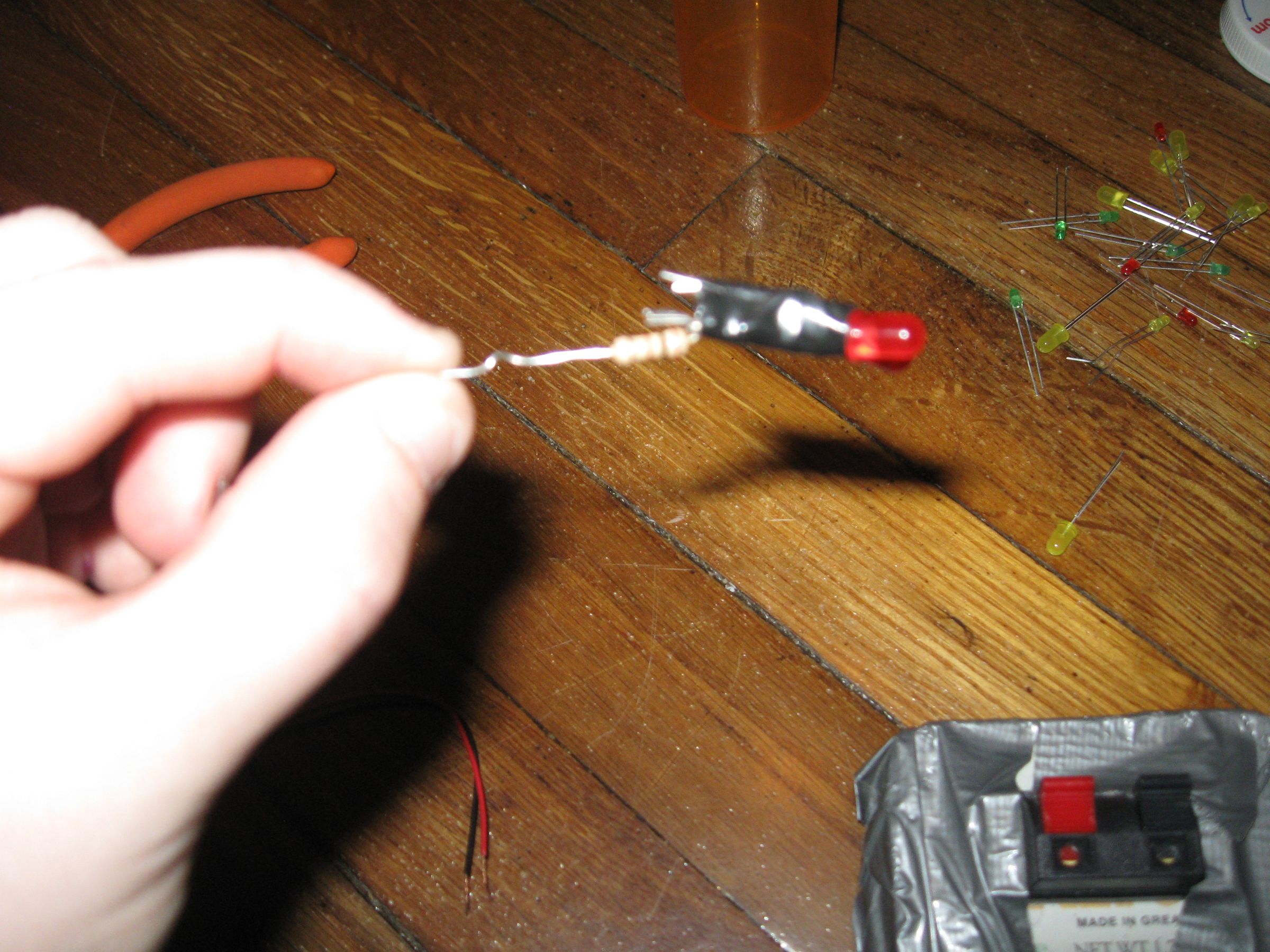 NES Zapper Flashing Gun : 3 Steps - Instructables