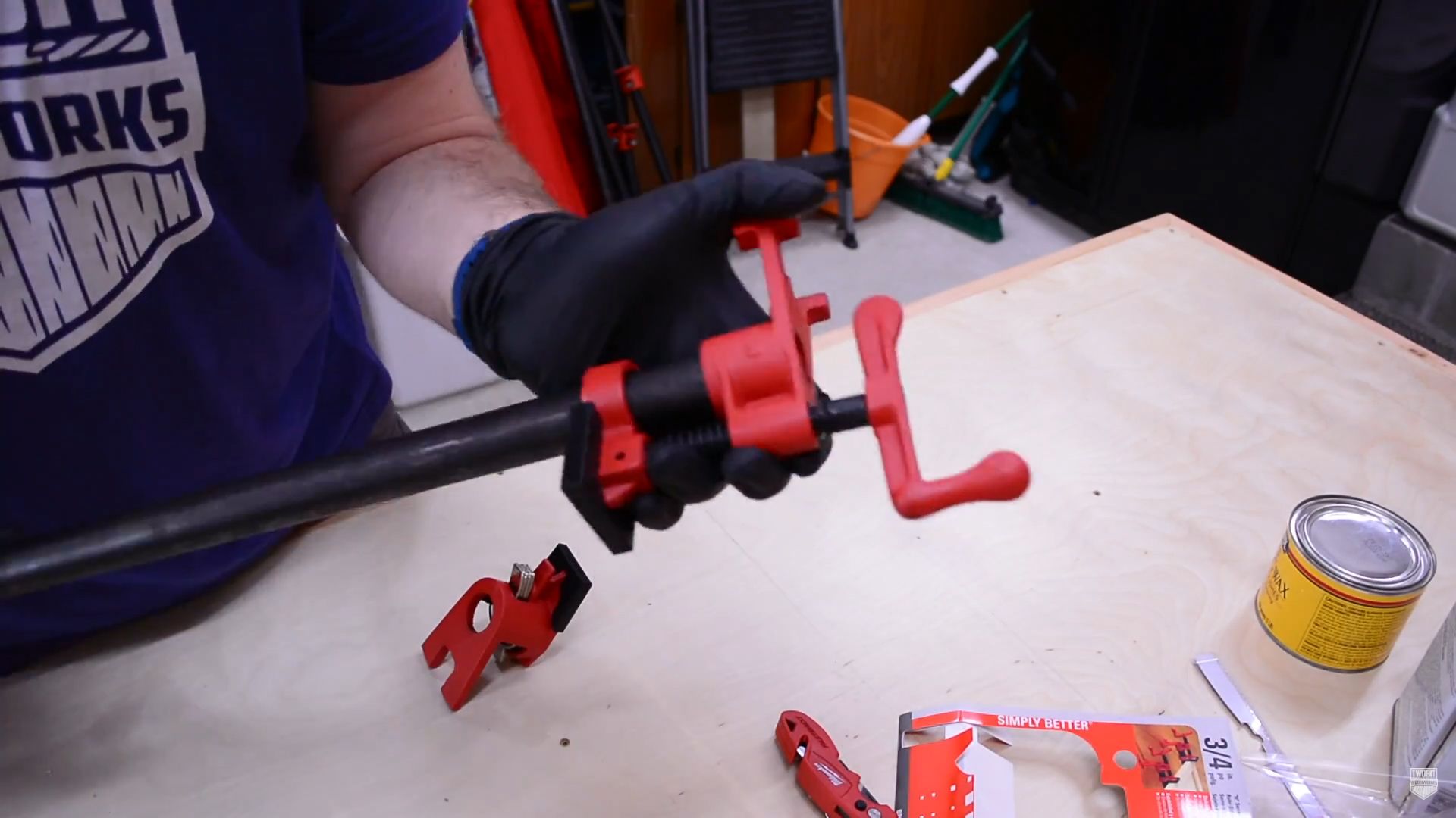 Pipe Clamp Assembly | How to Build - Woodworking : 5 Steps - Instructables