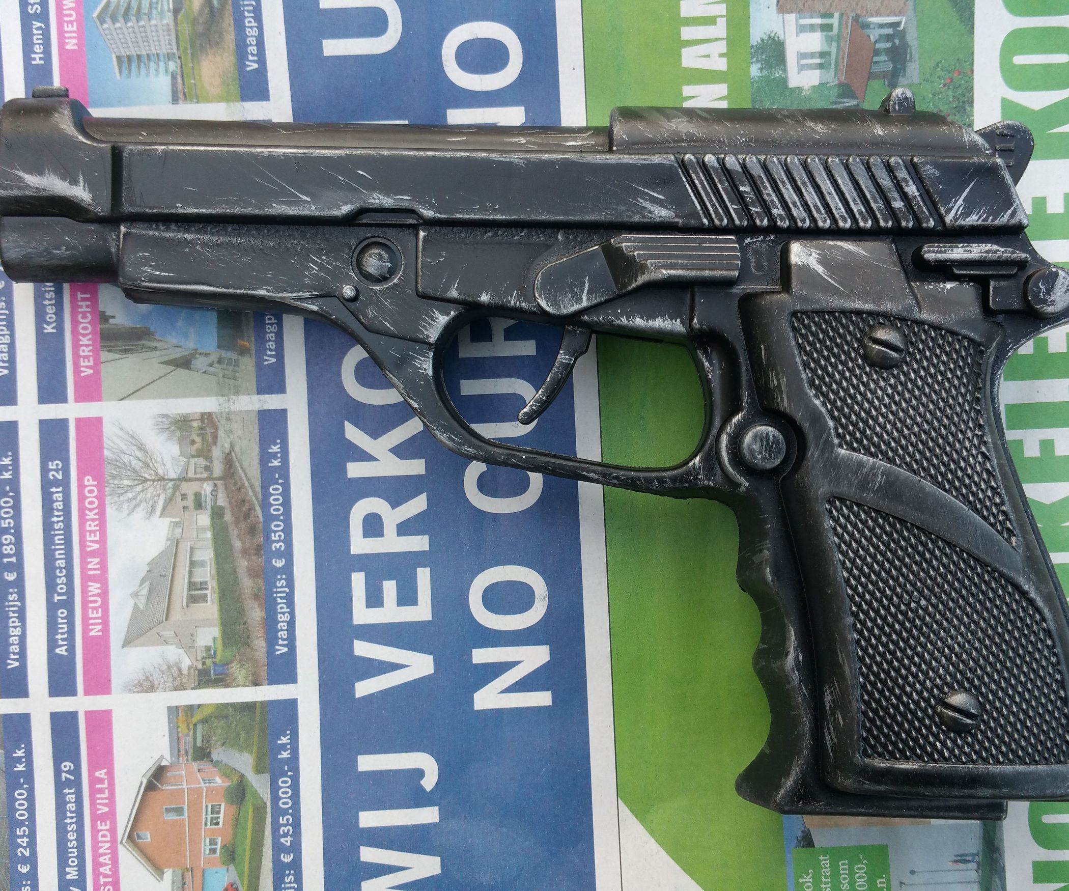 Re-painting Toy Guns : 3 Steps - Instructables