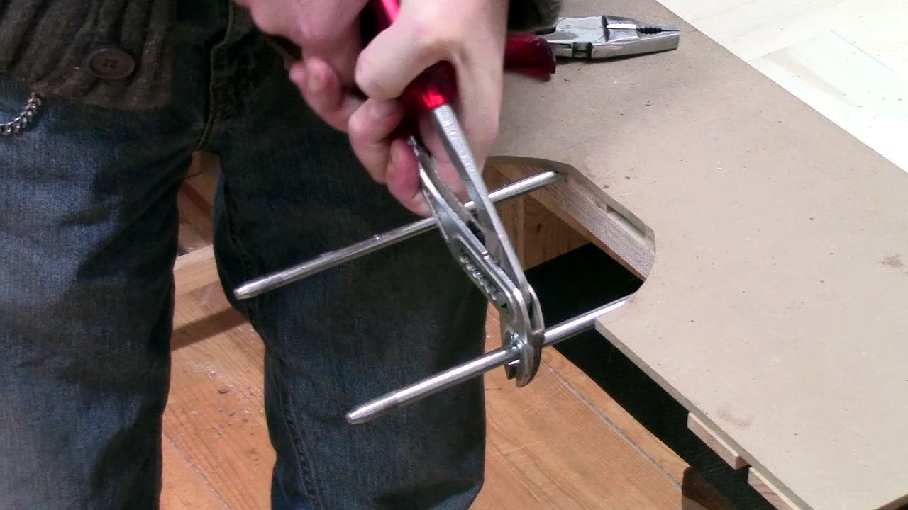 Mini Router Table With the Simplest Router Lift Ever : 12 Steps (with ...