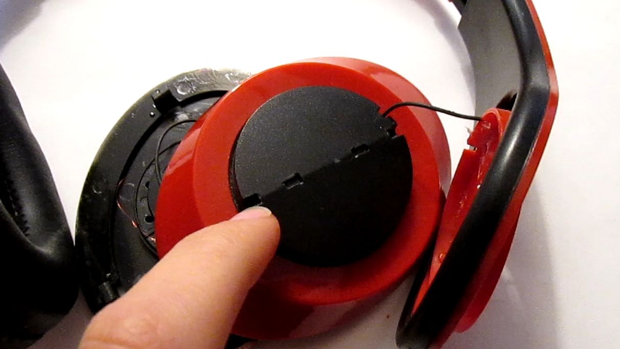 How to Repair Beats Headphones : 6 Steps (with Pictures) - Instructables