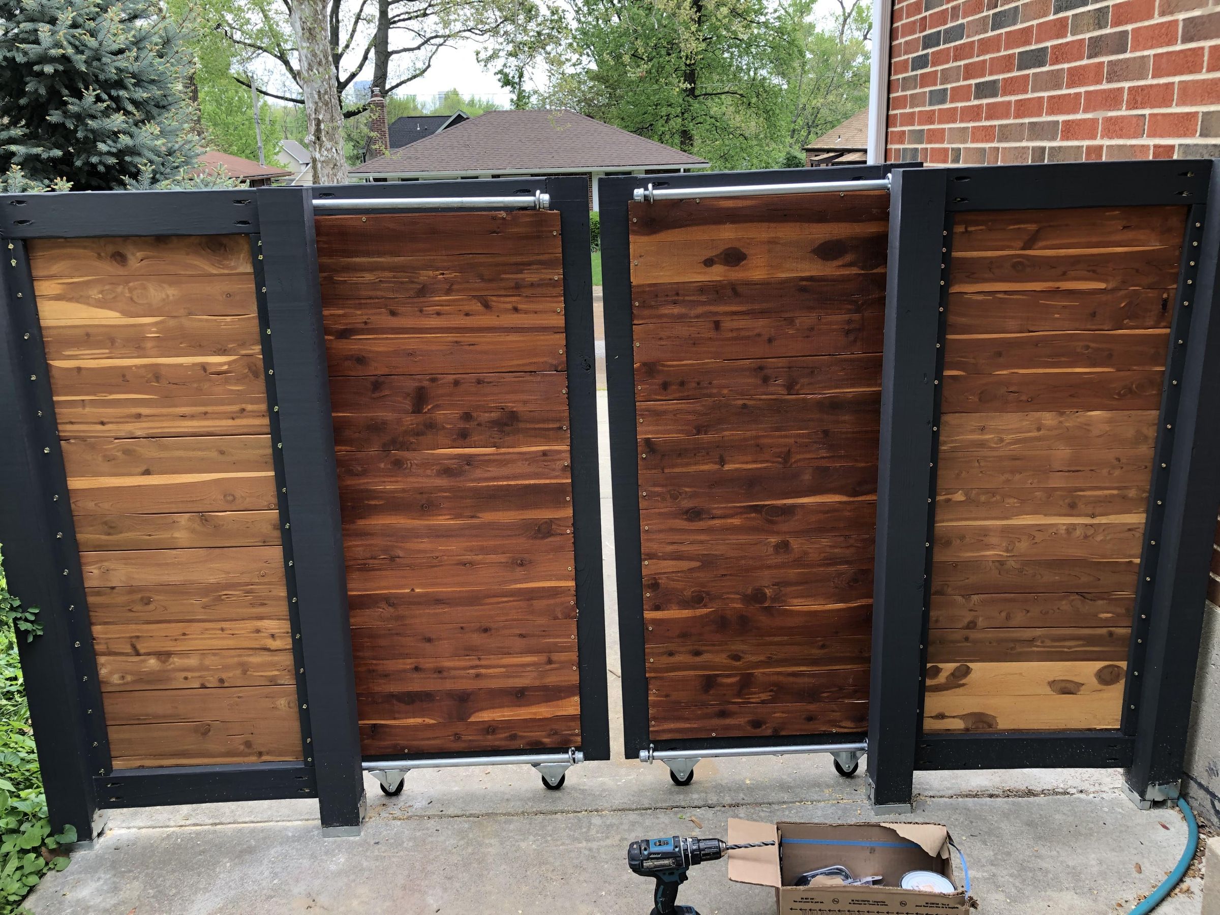 Modern Double Sliding Gate : 11 Steps (with Pictures) - Instructables