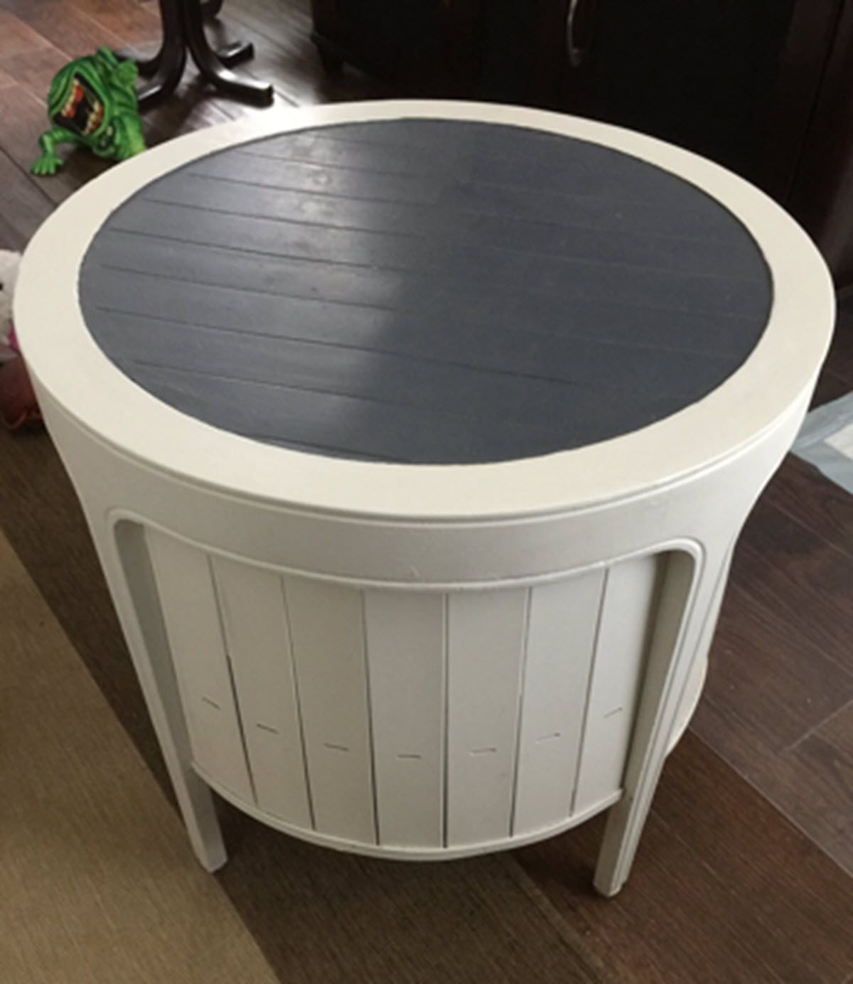 Refurbished Shadow Box End-Table : 14 Steps (with Pictures) - Instructables