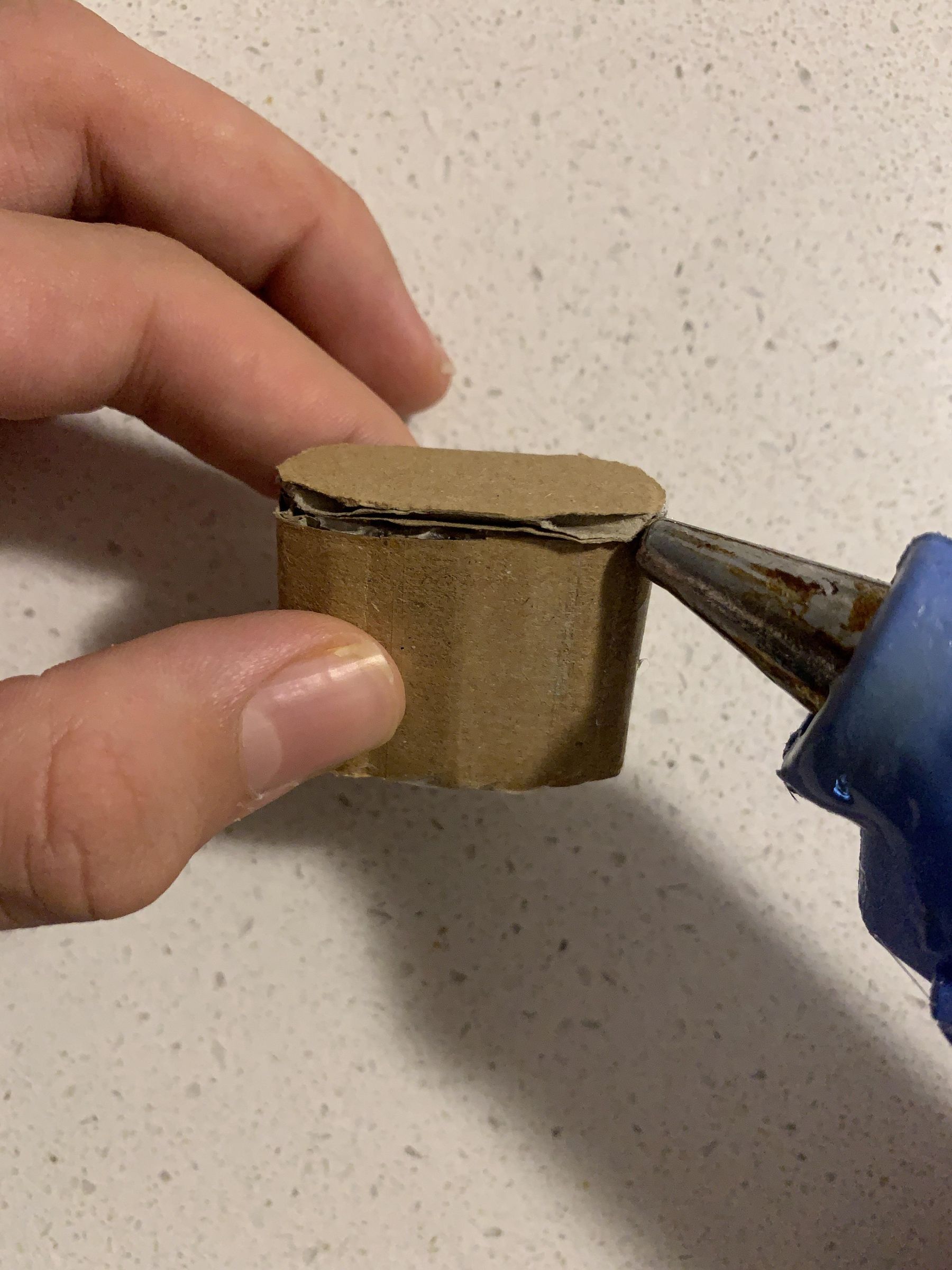 Kangaroo Phone Holder : 4 Steps (with Pictures) - Instructables