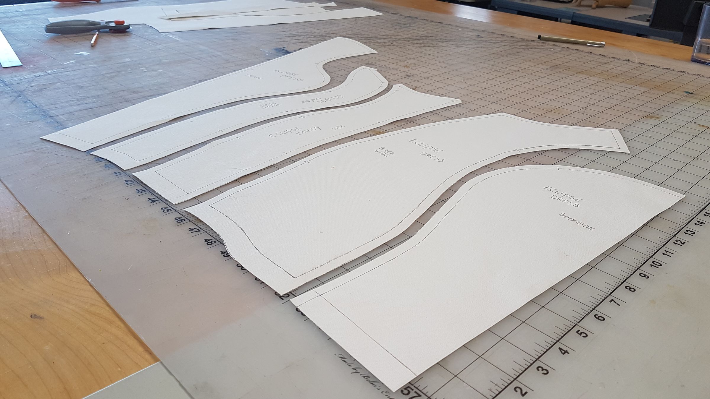 HOW TO MAKE YOUR OWN ROBOTIC COCKTAIL DRESS : 10 Steps (with Pictures ...