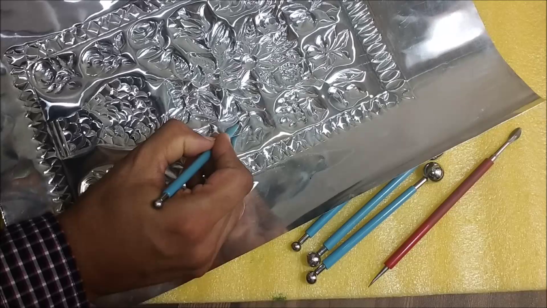 How to Make Embossed Painting|Metal Art : 4 Steps - Instructables