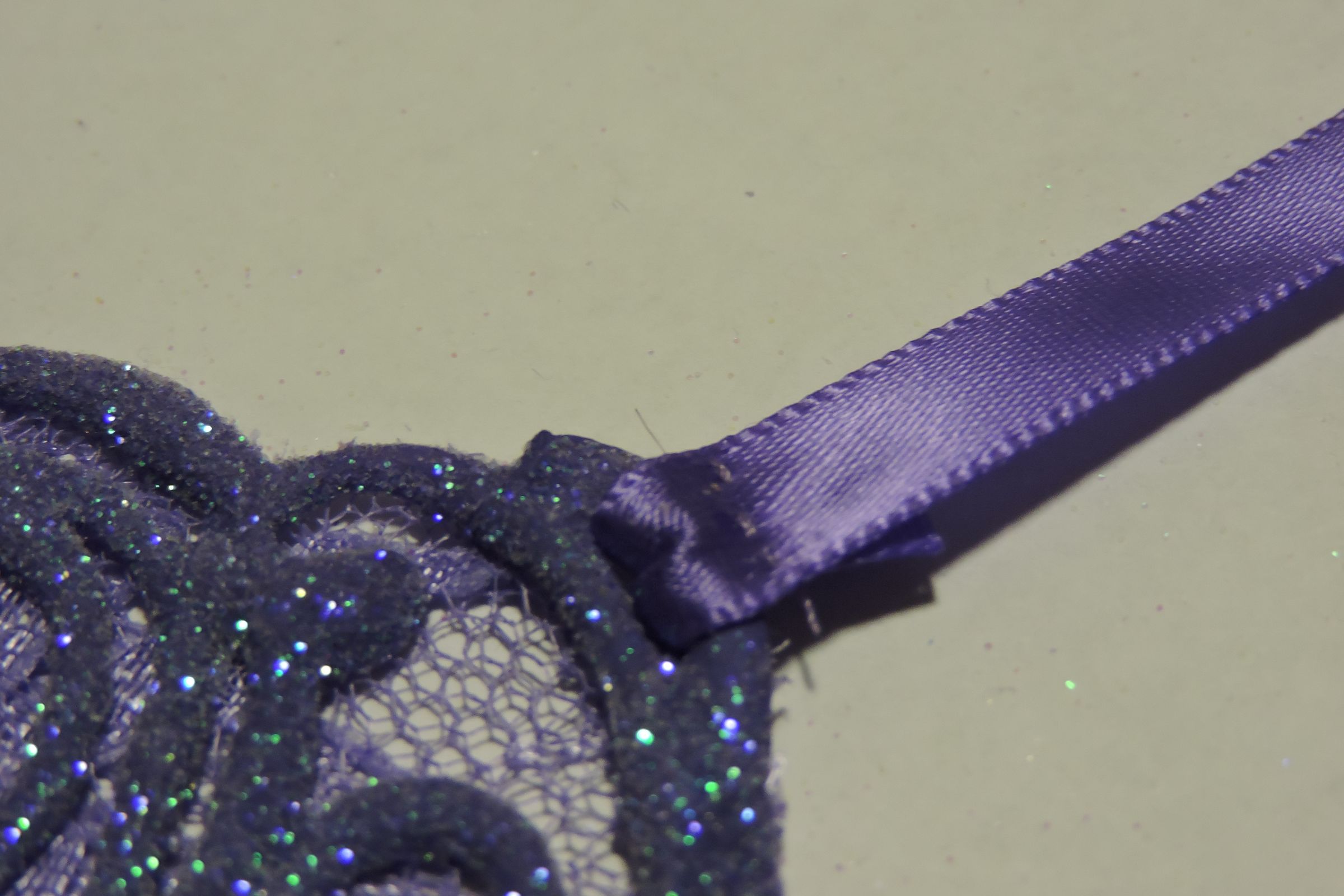 Hot Glue Masquerade Mask : 10 Steps (with Pictures) - Instructables