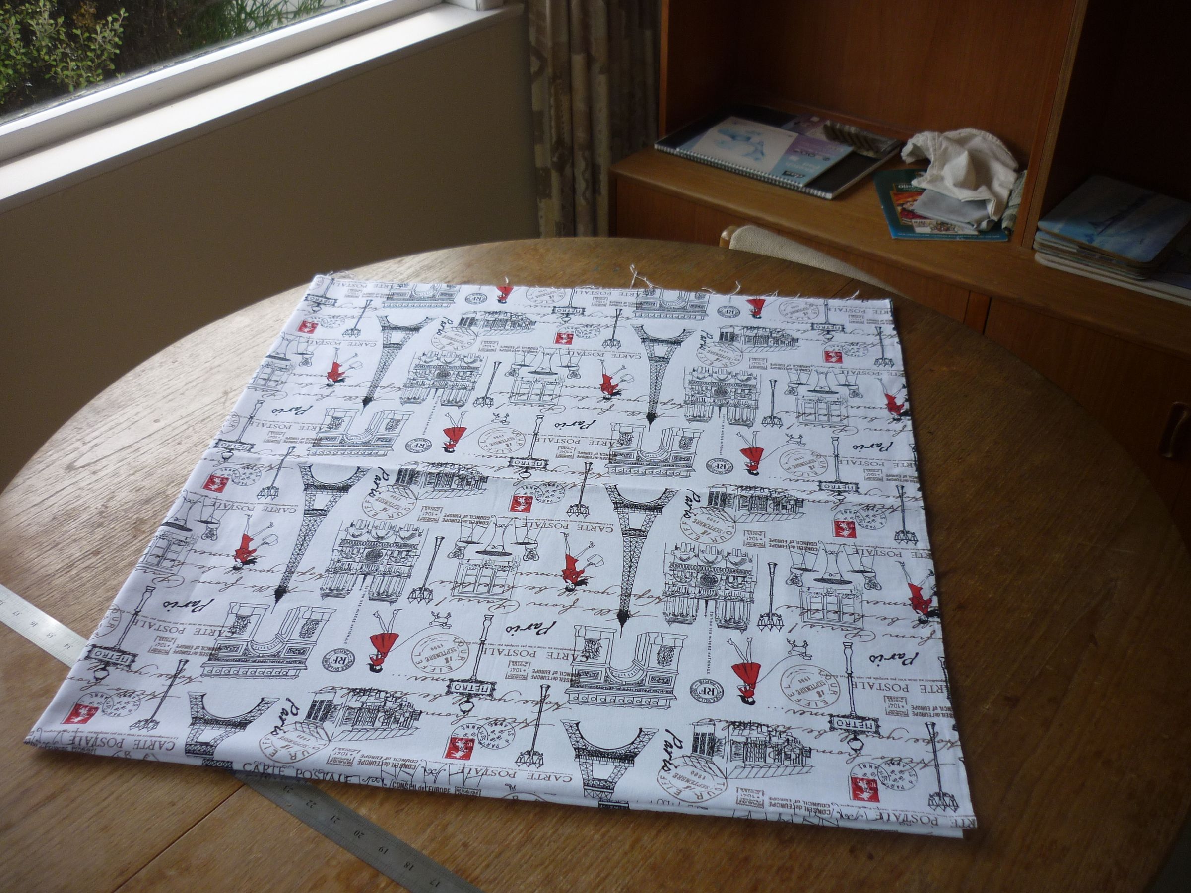 Sew an Octagonal Tablecloth Without a Pattern : 5 Steps - Instructables