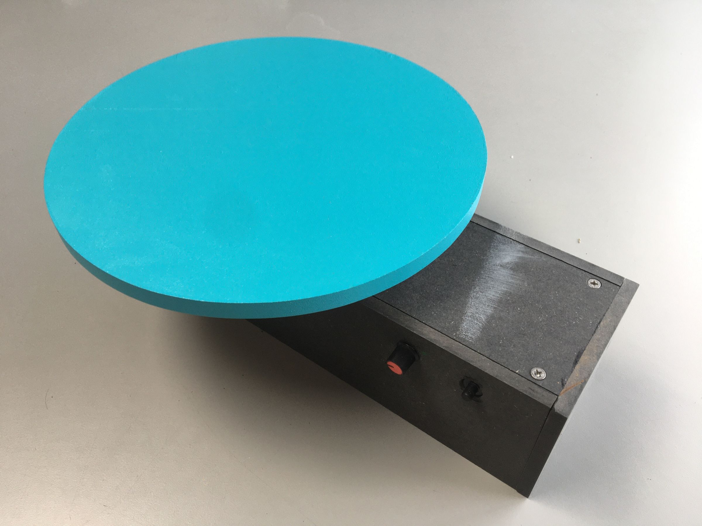 Portable Motorized Turntable (from an Angle Grinder) : 6 Steps (with ...