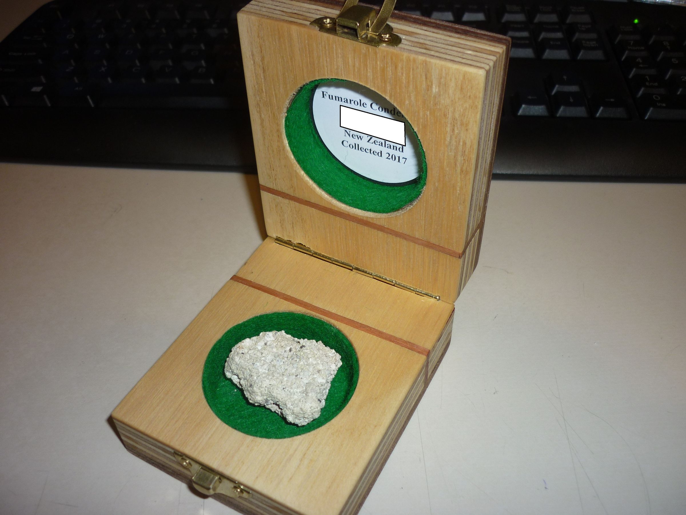 Geological Sample in Presentation Case : 7 Steps (with Pictures ...