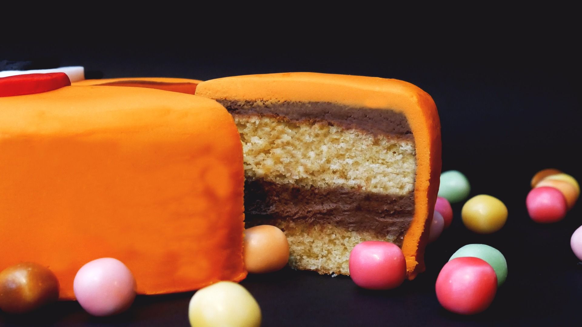 The Amazing World of Gumball - Darwin Cake - Chocolate Cake : 4 Steps ...