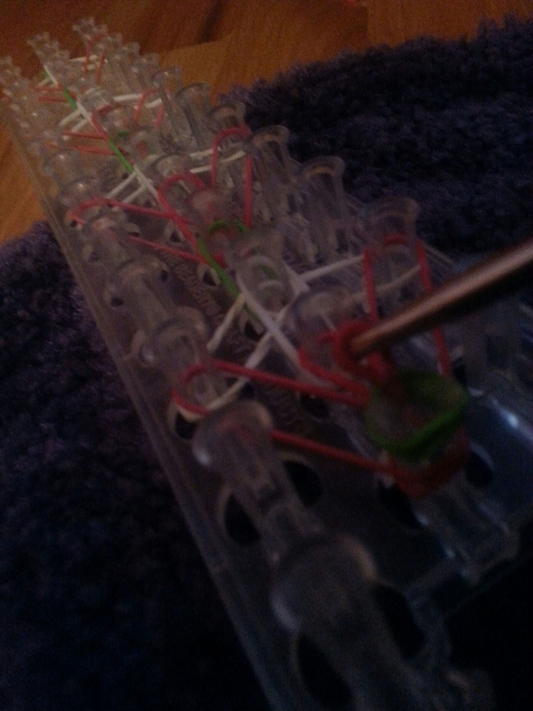 Rainbow Loom Rose Garden Bracelet : 4 Steps - Instructables