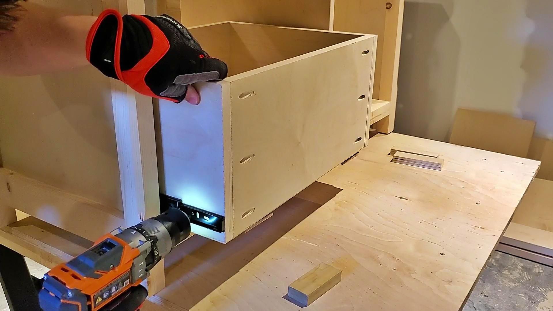 Beginners Guide to Drawers. Measure, Cut, Assemble, Mount, Finish. No ...